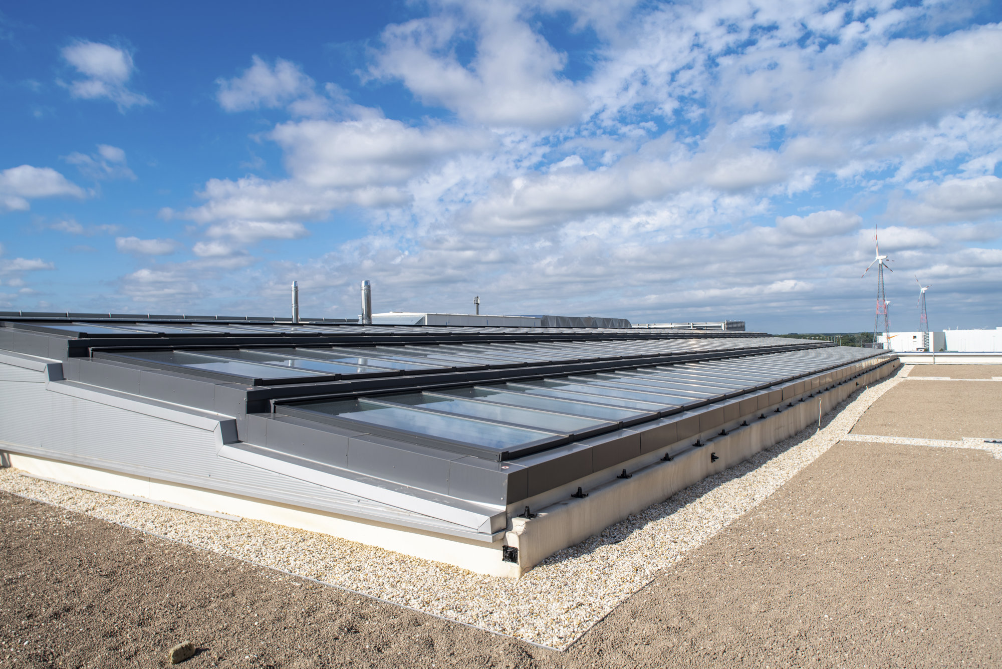 Glass and steel roof window STEP LONGLIGHT/RIDGELIGHT By Velux Commercial