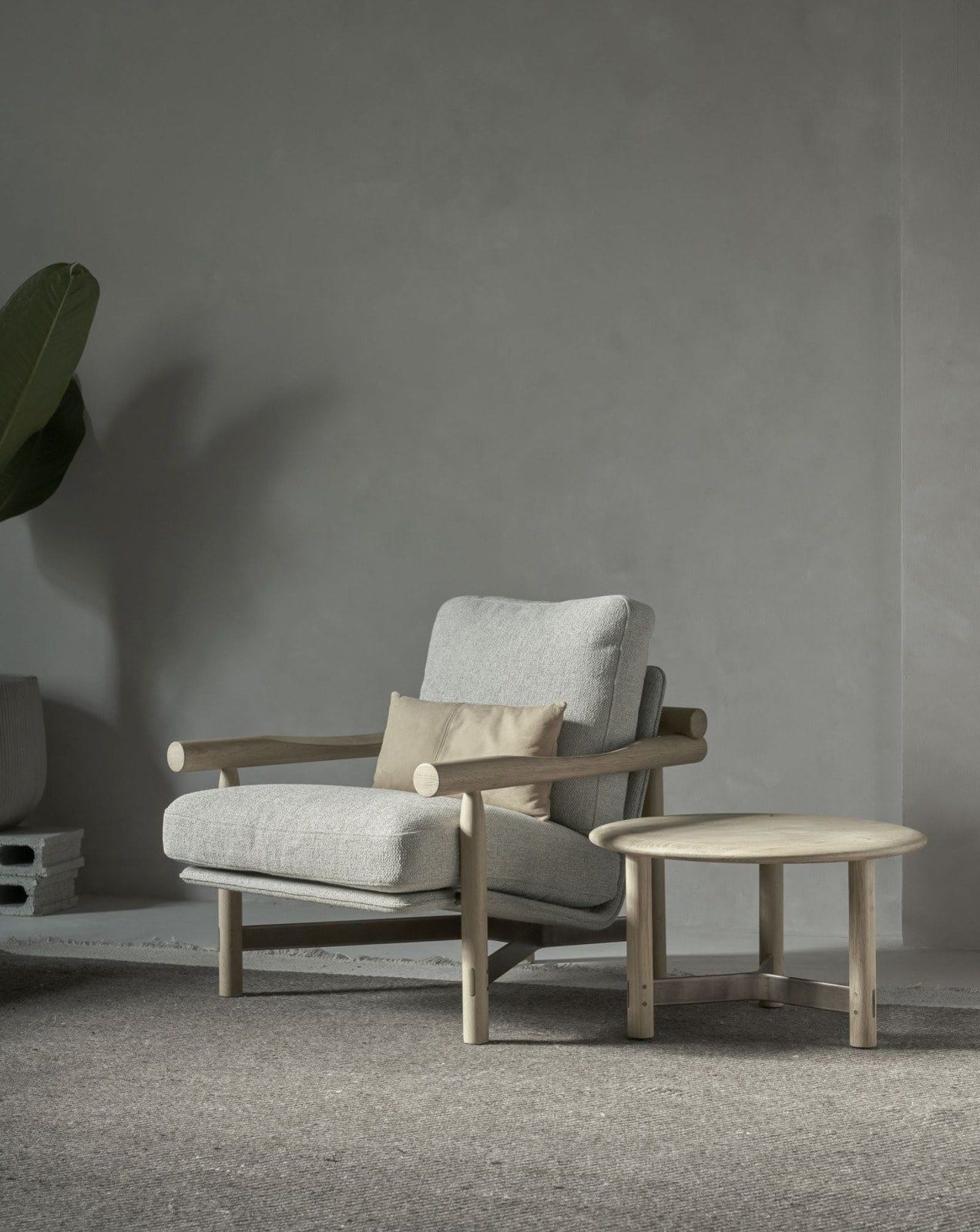 STILT Low round oak coffee table By District Eight