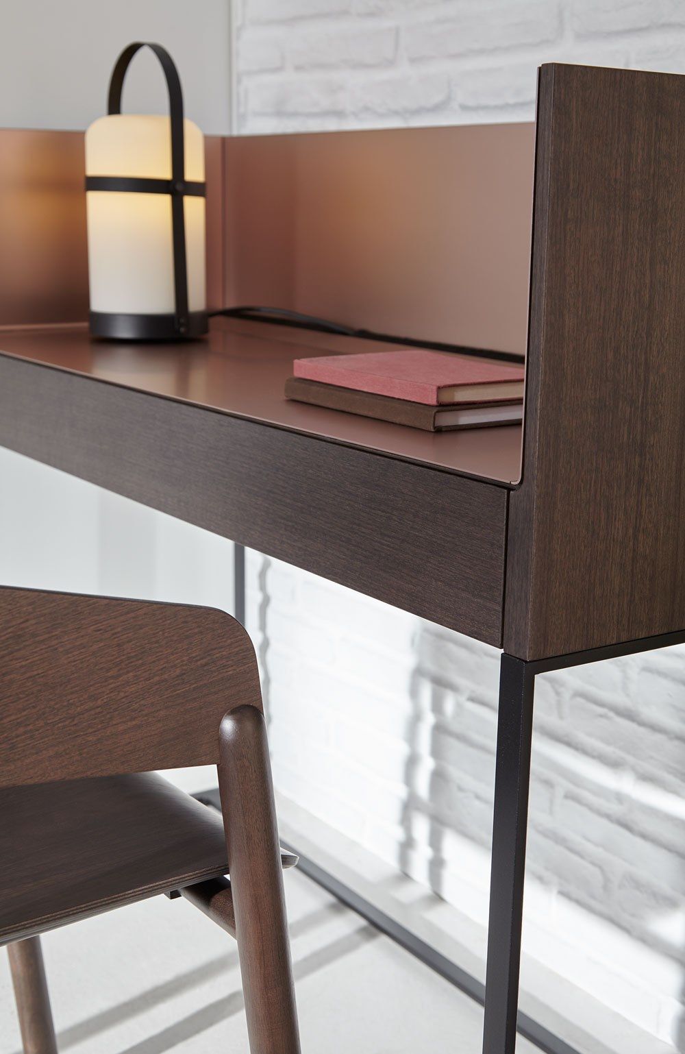 STOCKHOLM Sekretär aus Holz mit Schubladen By Punt | design Mario Ruiz