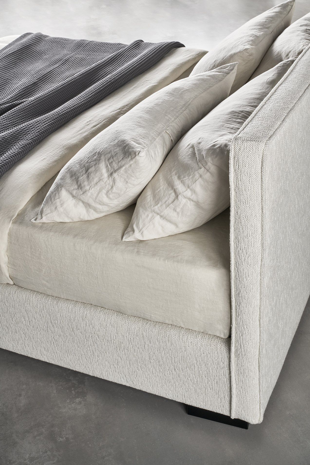 STONE | Bed By Meridiani