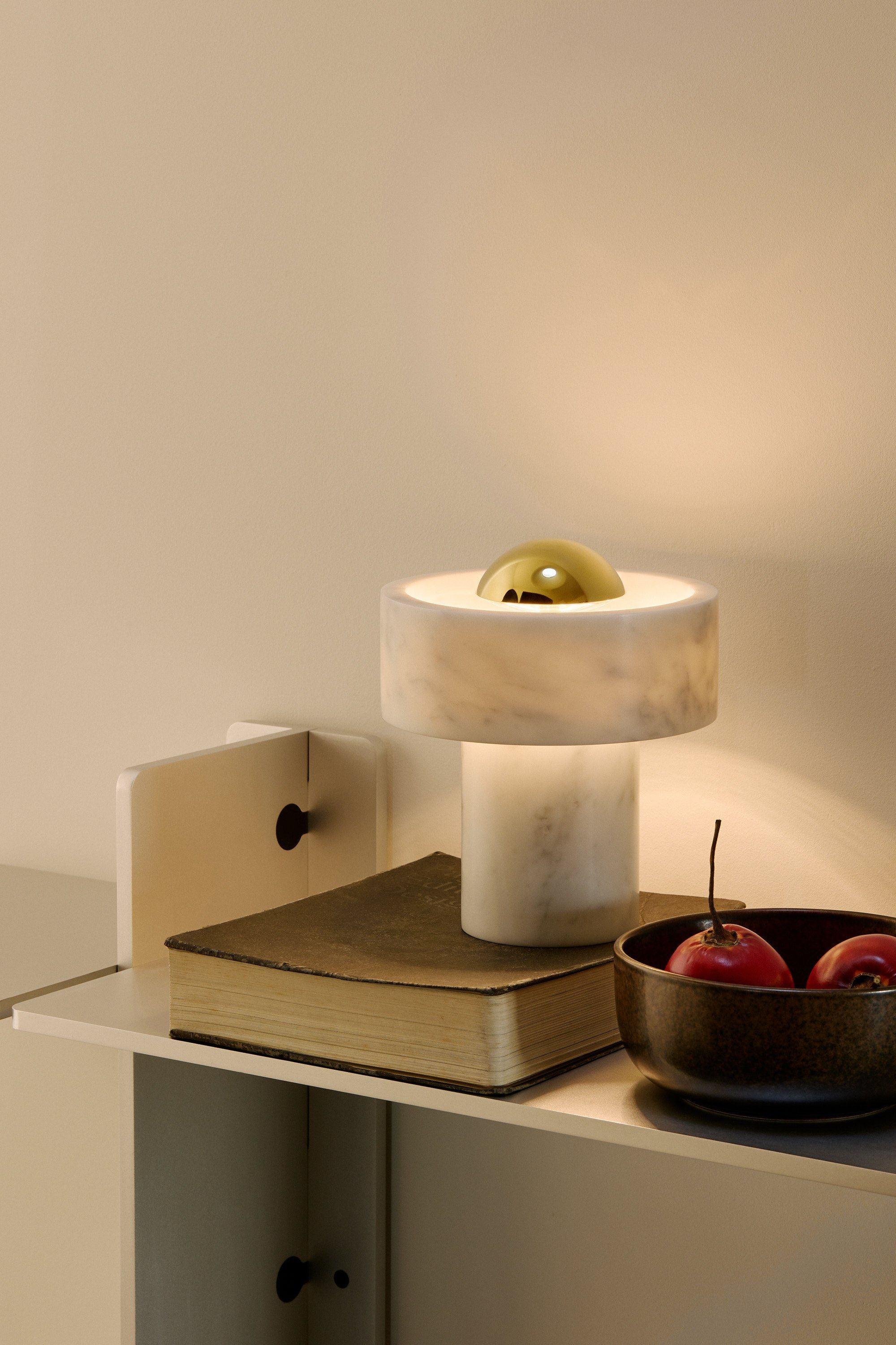 STONE Cordless marble table lamp By Tom Dixon | design Tom Dixon designer