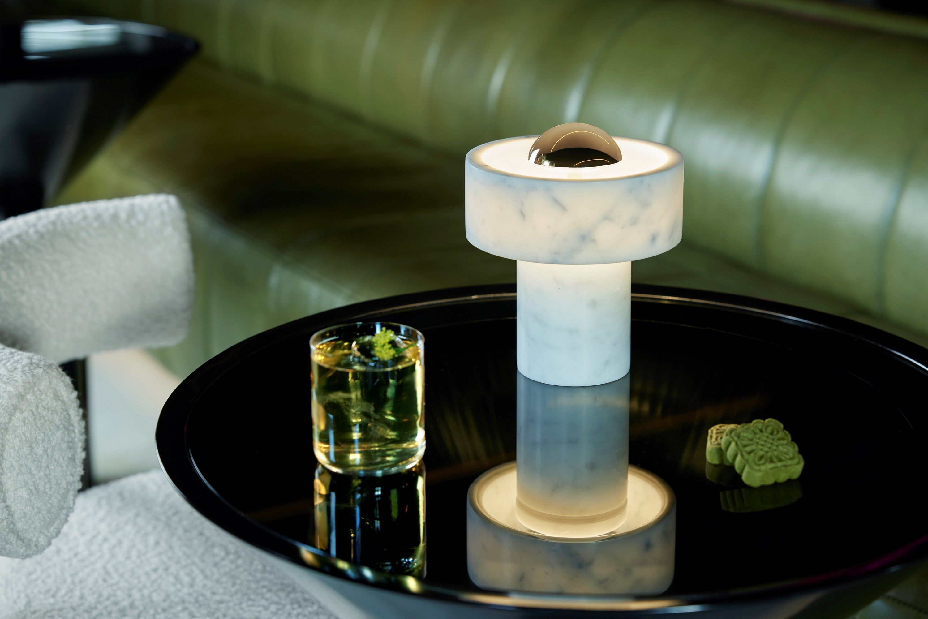 STONE | Cordless table lamp By Tom Dixon design Tom Dixon