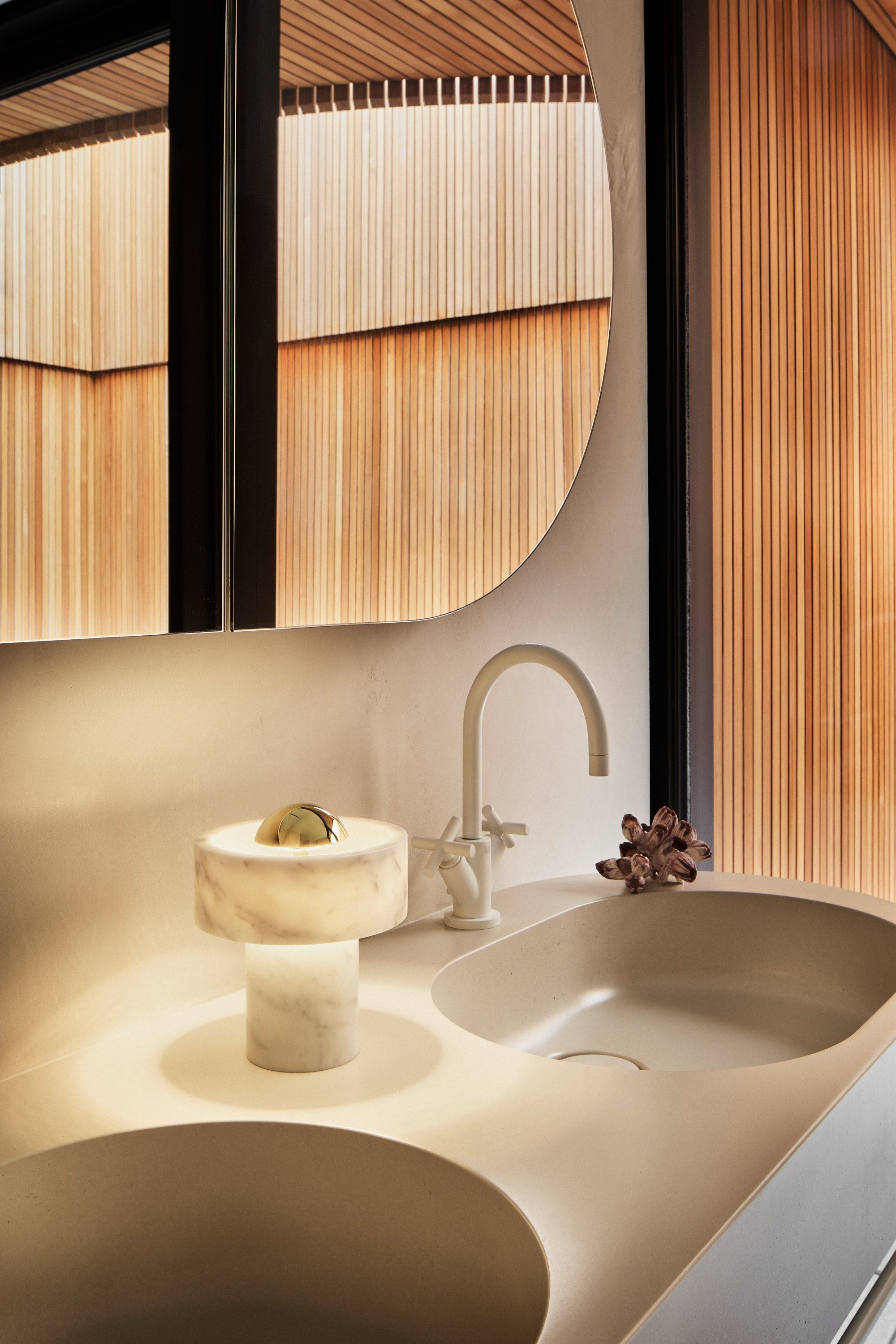 STONE Cordless marble table lamp By Tom Dixon | design Tom Dixon designer