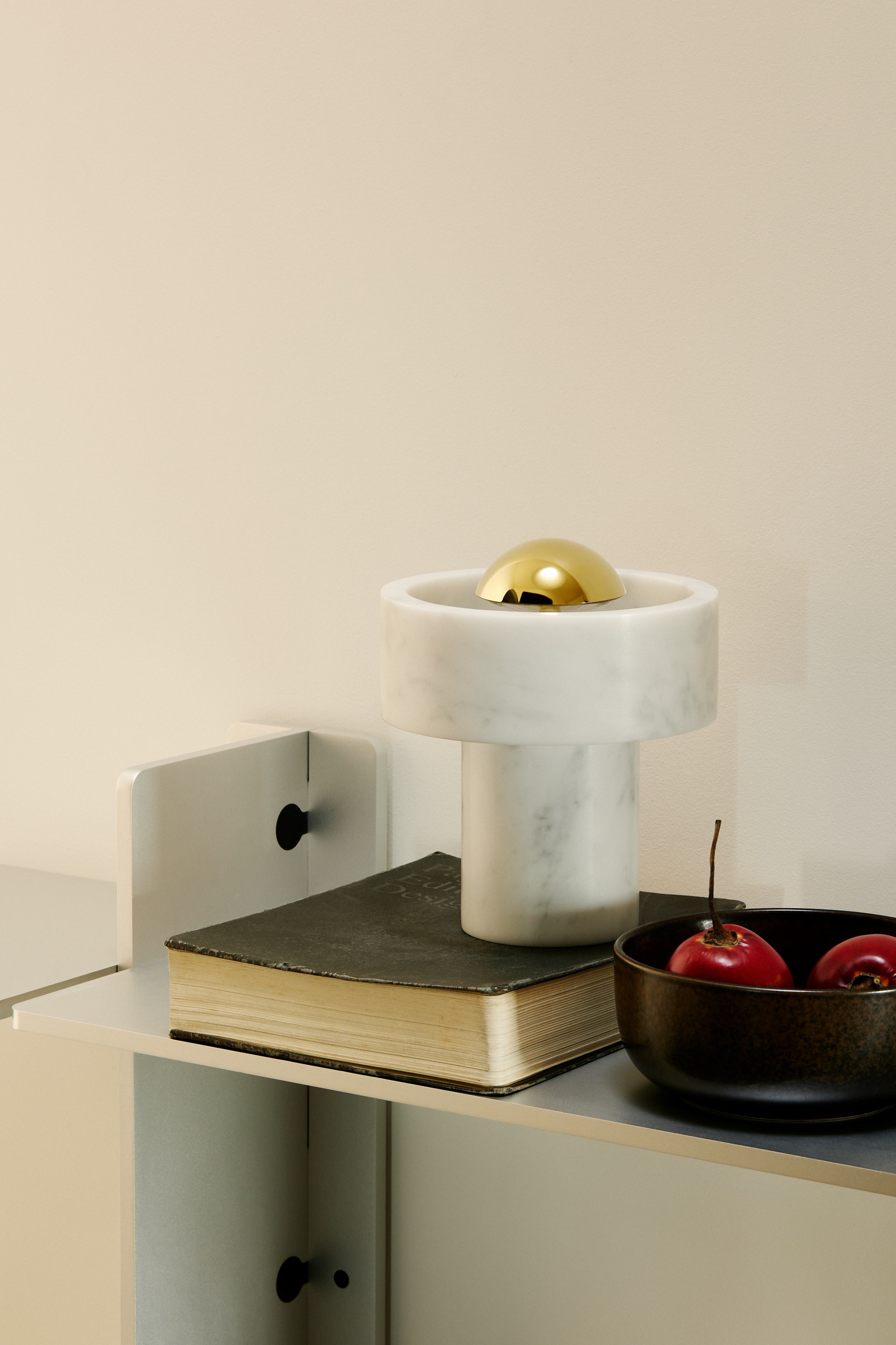 STONE | Cordless table lamp By Tom Dixon design Tom Dixon