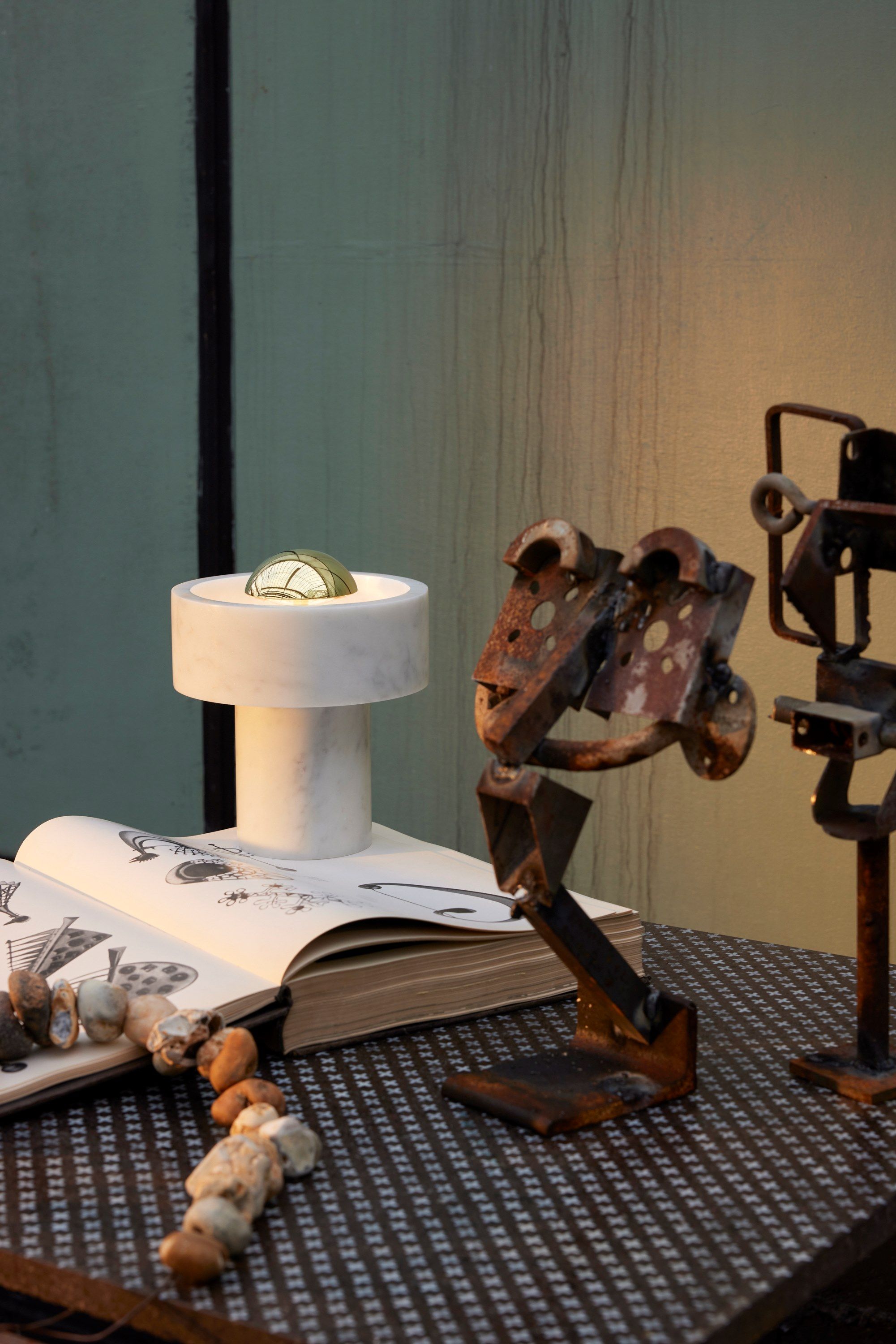 STONE Cordless marble table lamp By Tom Dixon | design Tom Dixon designer