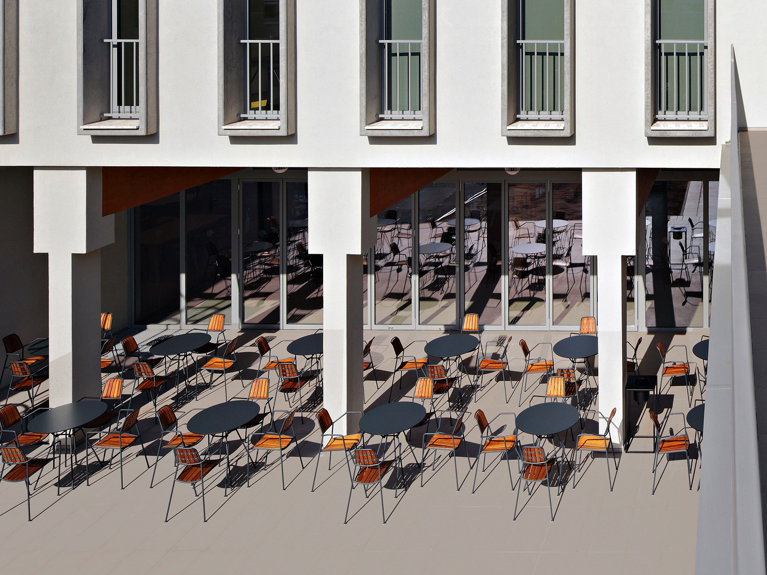 STRAIN | Garden table Strain Collection By prostoria design Simon ...