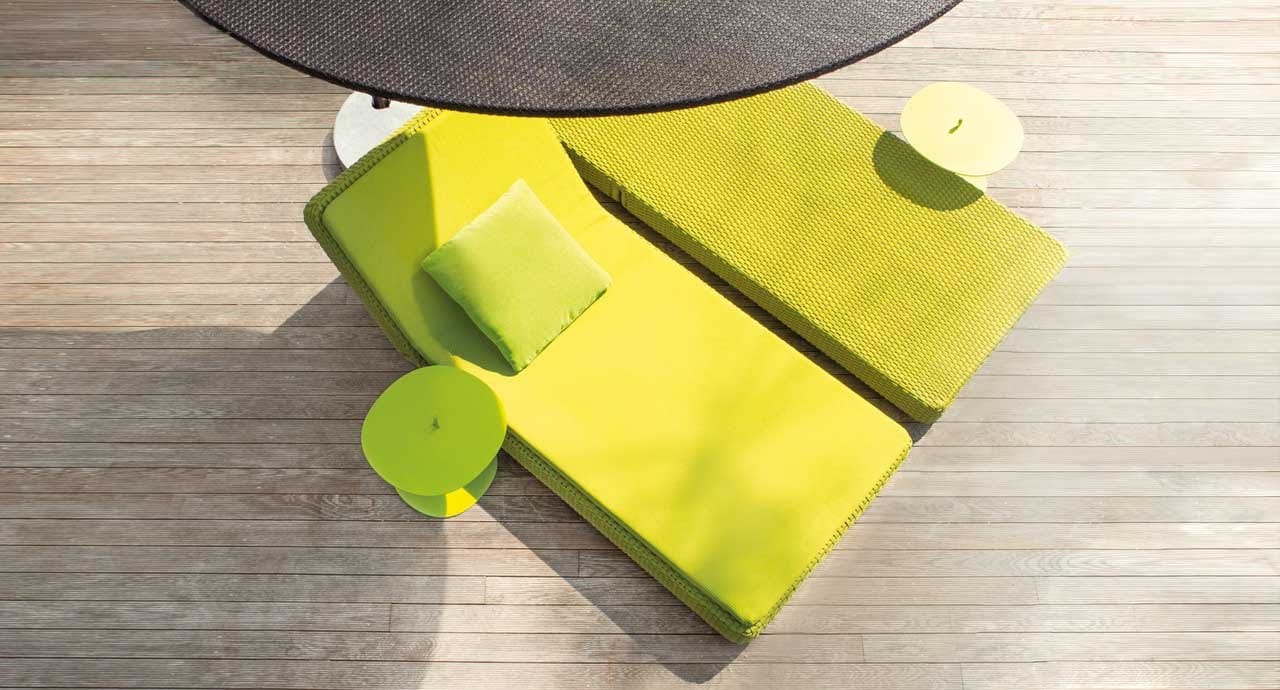 Round aluminium garden side table STRAP By Paola Lenti design Victor ...