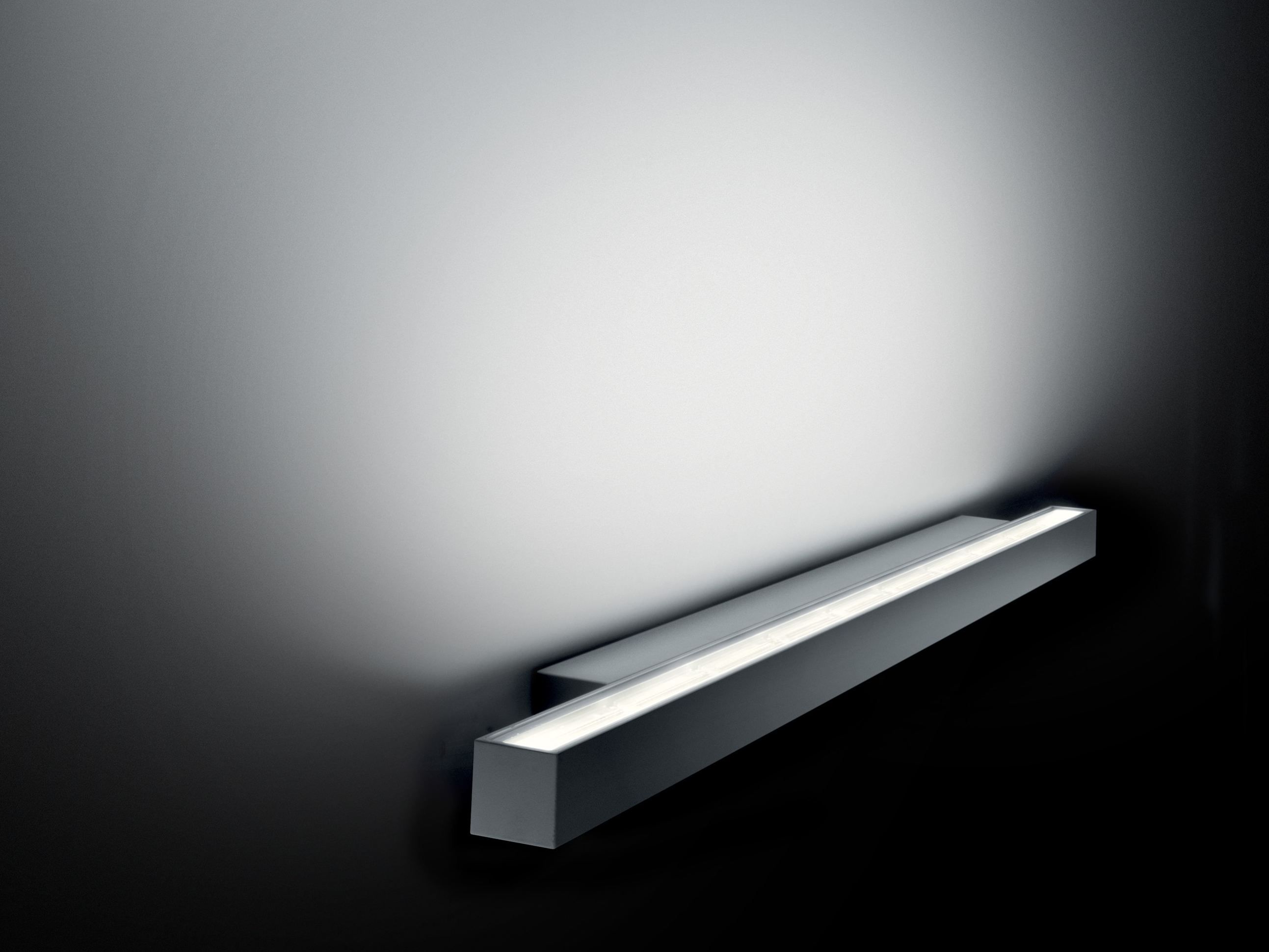 STREAMLINE LED adjustable aluminium wall washer By SIMES