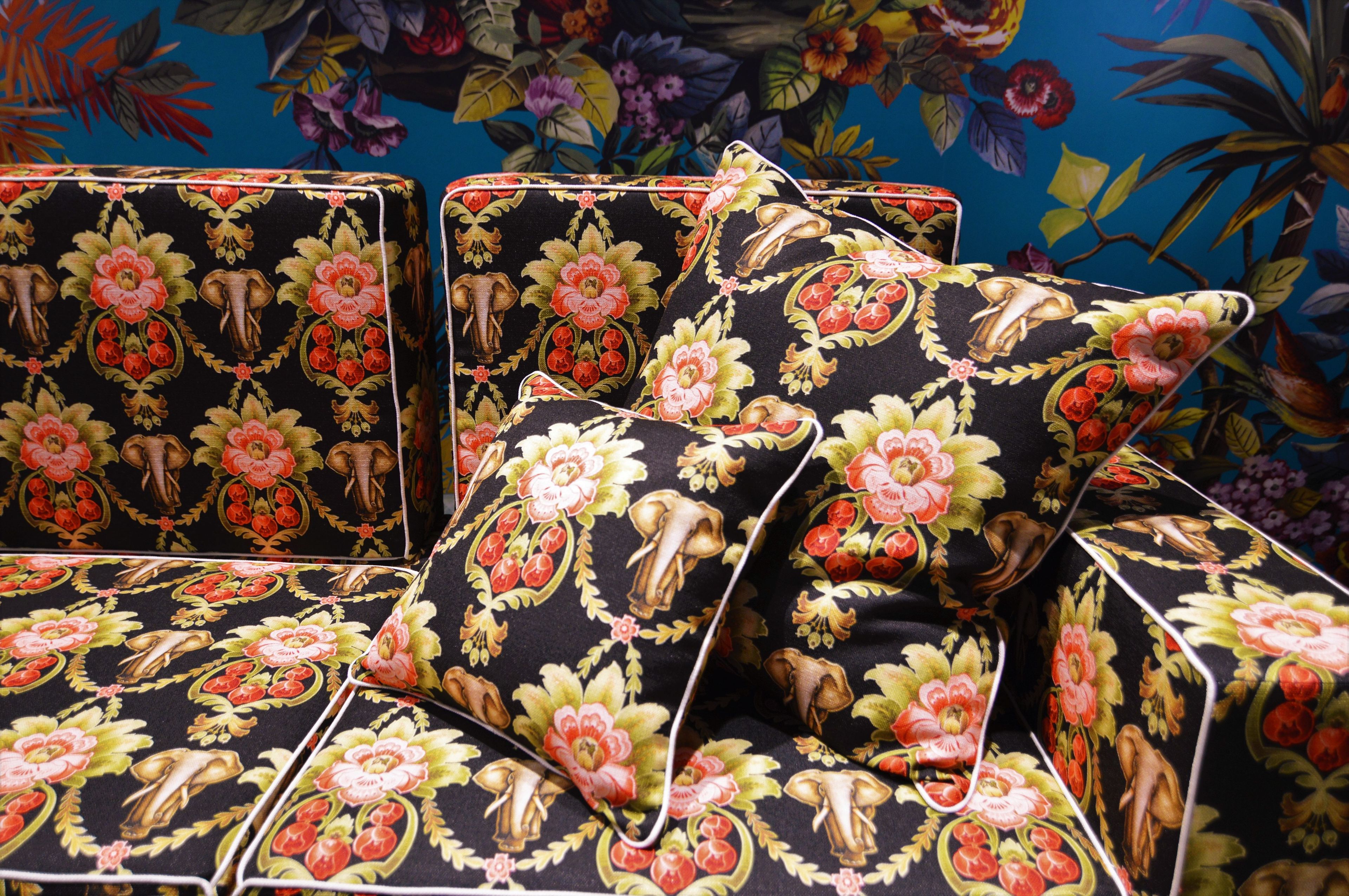 SULTAN | Sofa By Matrix International design Simone Guidarelli