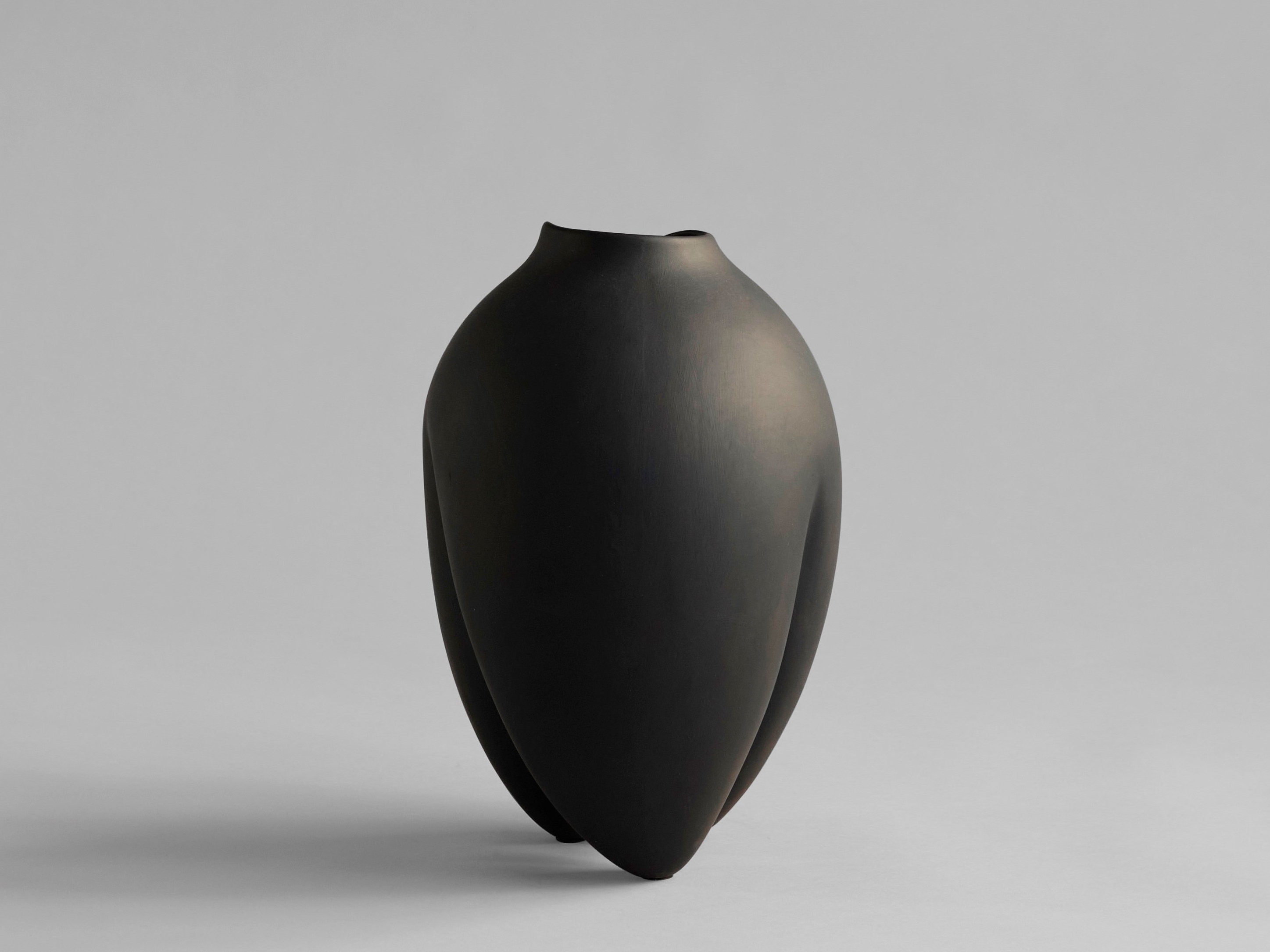 SUMO SLIM | Vase Ceramic vase By 101 Copenhagen | design Tommy Hyldahl ...