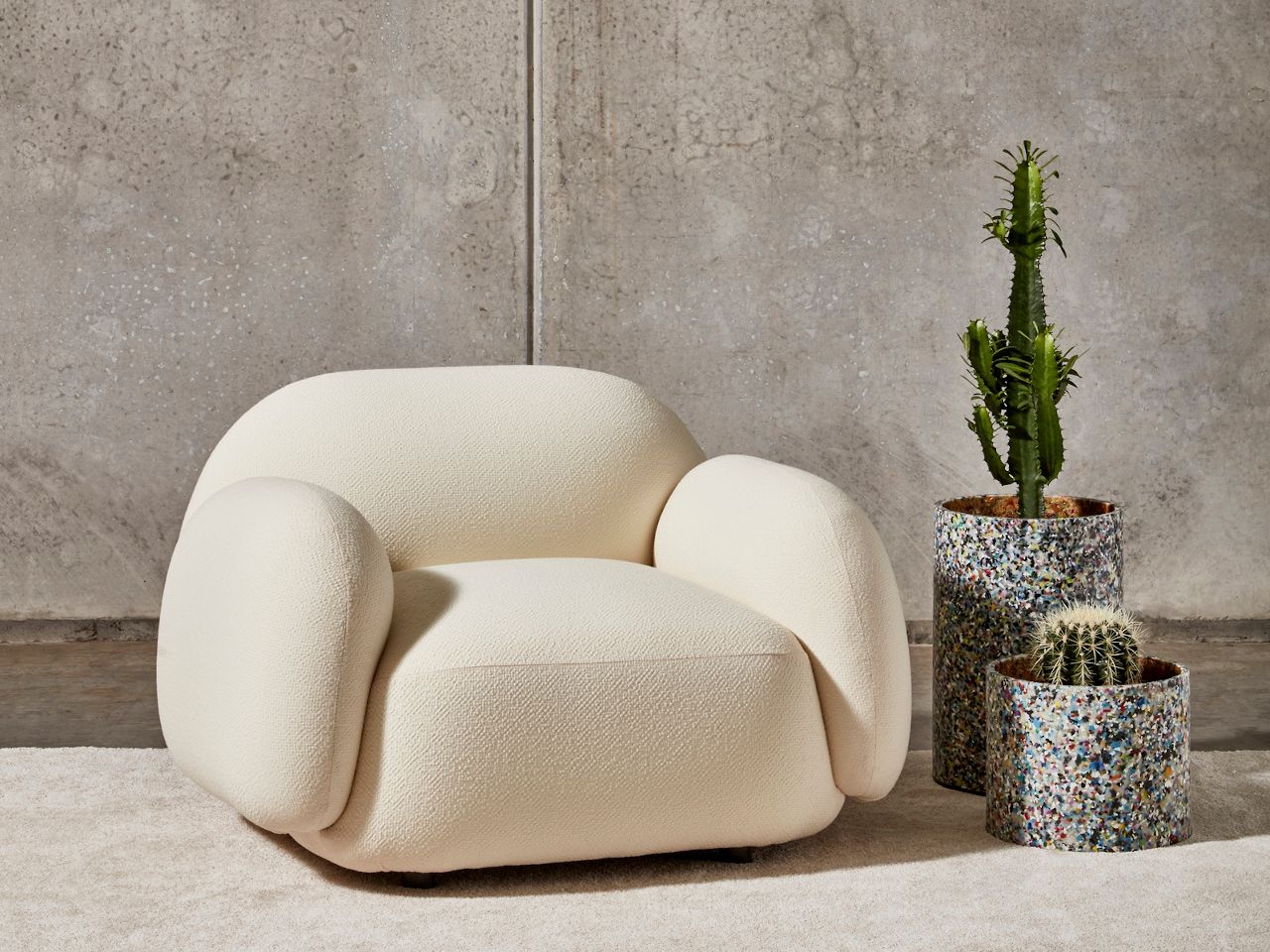 SUNDAE Fabric armchair with armrests By DesignByThem | design Jason Ju