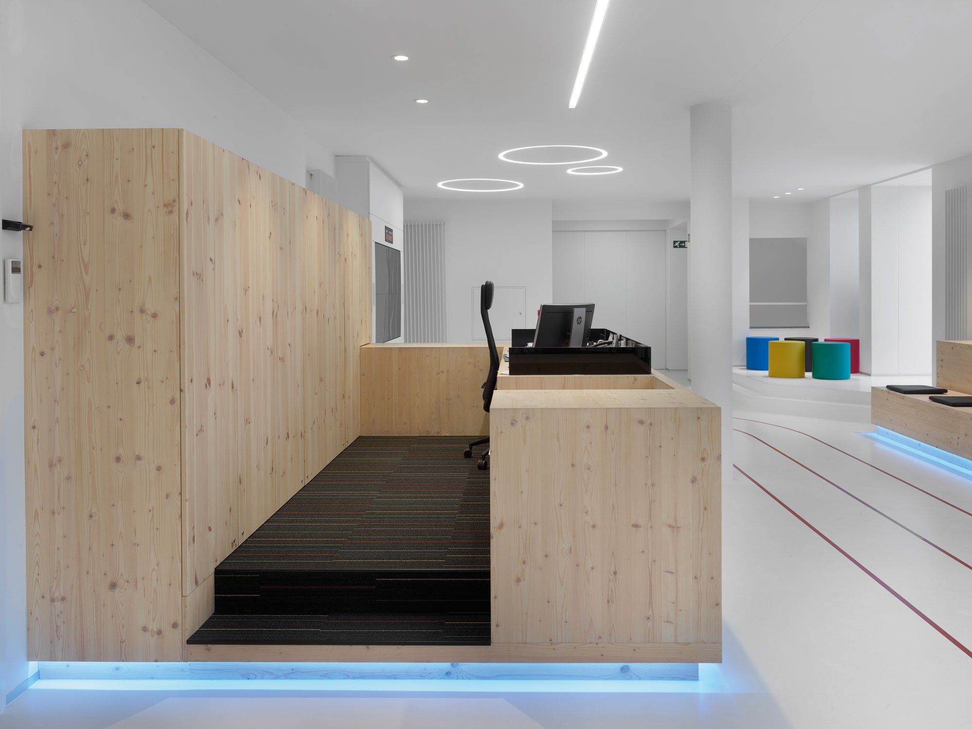 SUPER-OH TRIMLESS ceiling lamp By Delta Light