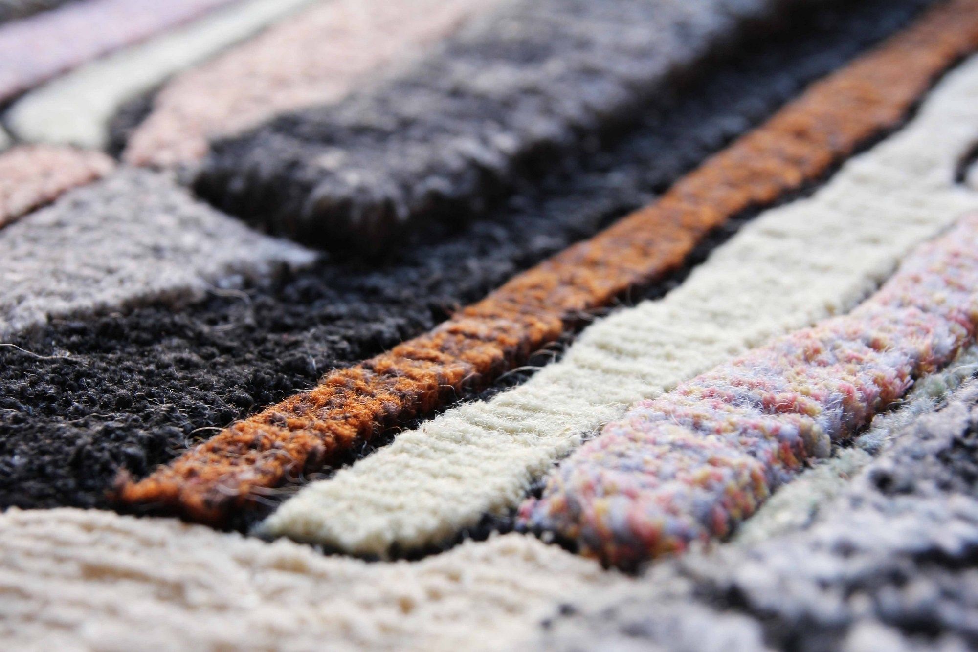 Round rug SUPER ROUND Signature Collection By cc-tapis design Bethan ...