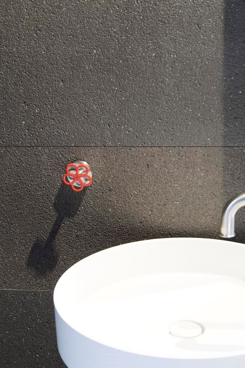 Lava stone wall/floor tiles SUPERFICI By Nerosicilia