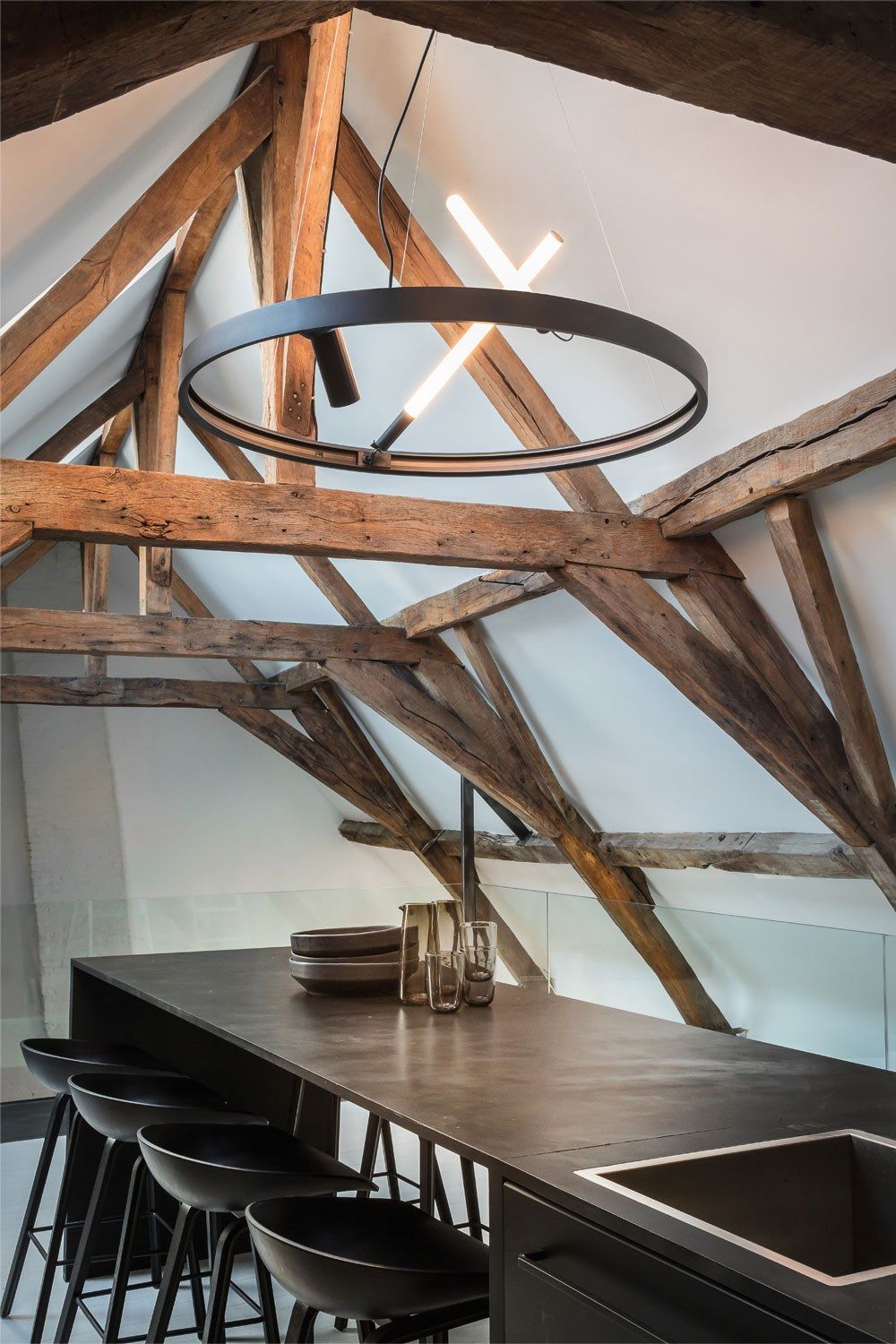 SUPERLOOP MDL LED pendant lamp By Delta Light