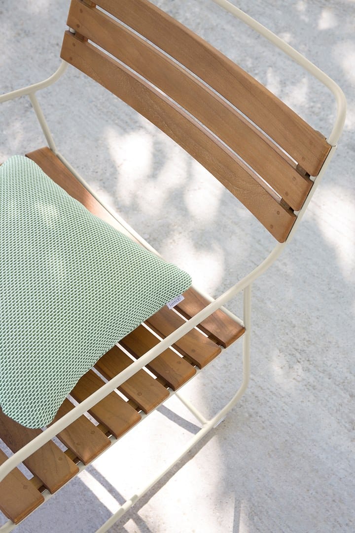 SURPRISING Easy chair By Fermob | design Guggenbichler design