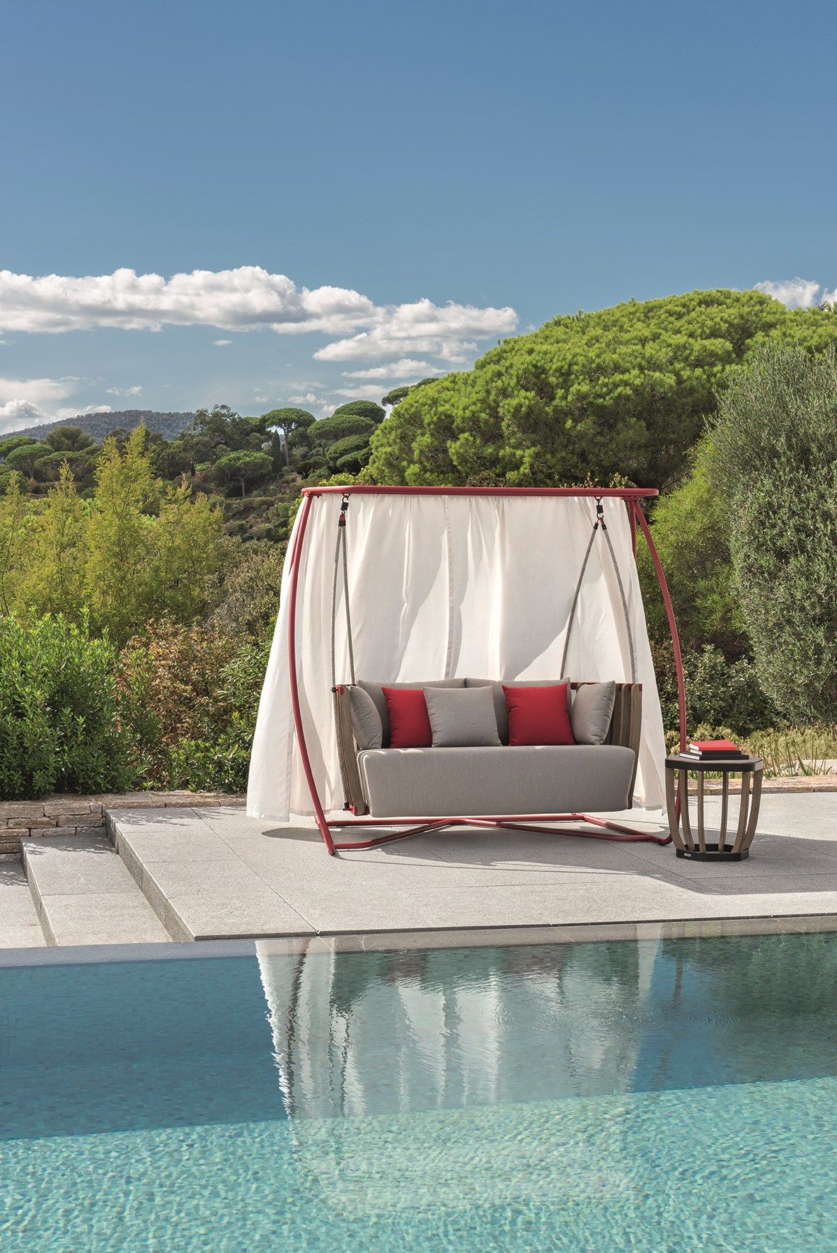 SWING | Round coffee table By Ethimo design Patrick Norguet