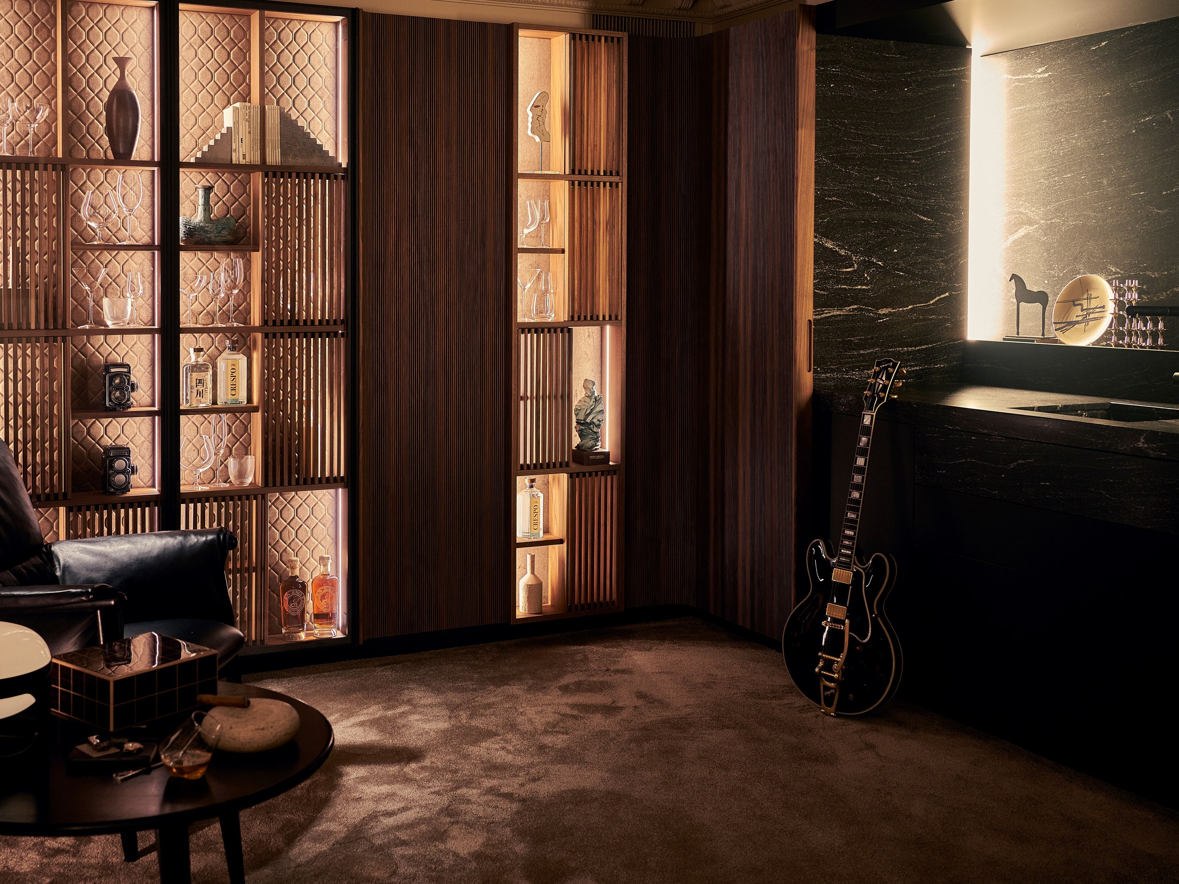 Hideaway wooden kitchen SWING SYSTEM By SCIC design Ser-John Architects