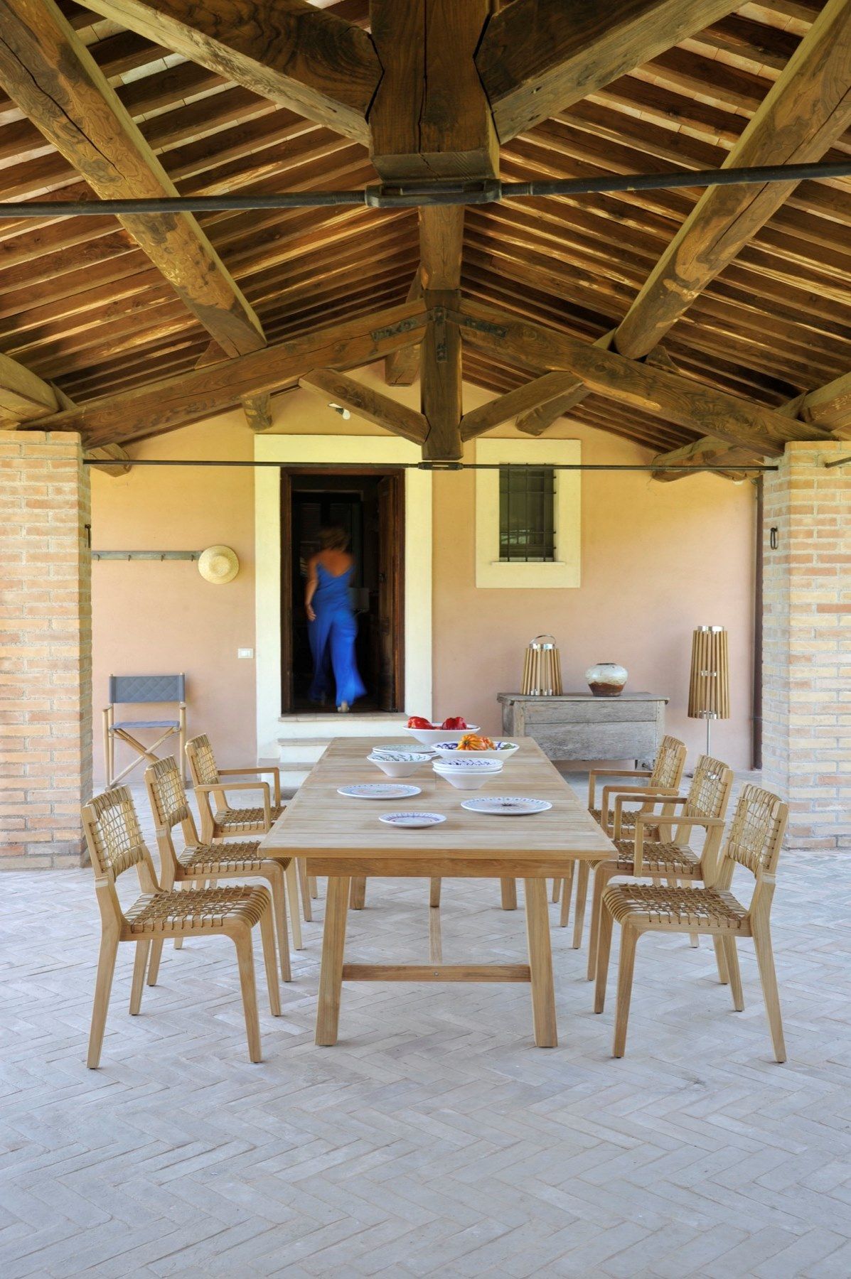 SYNTHESIS Extending rectangular teak table By Unopiù