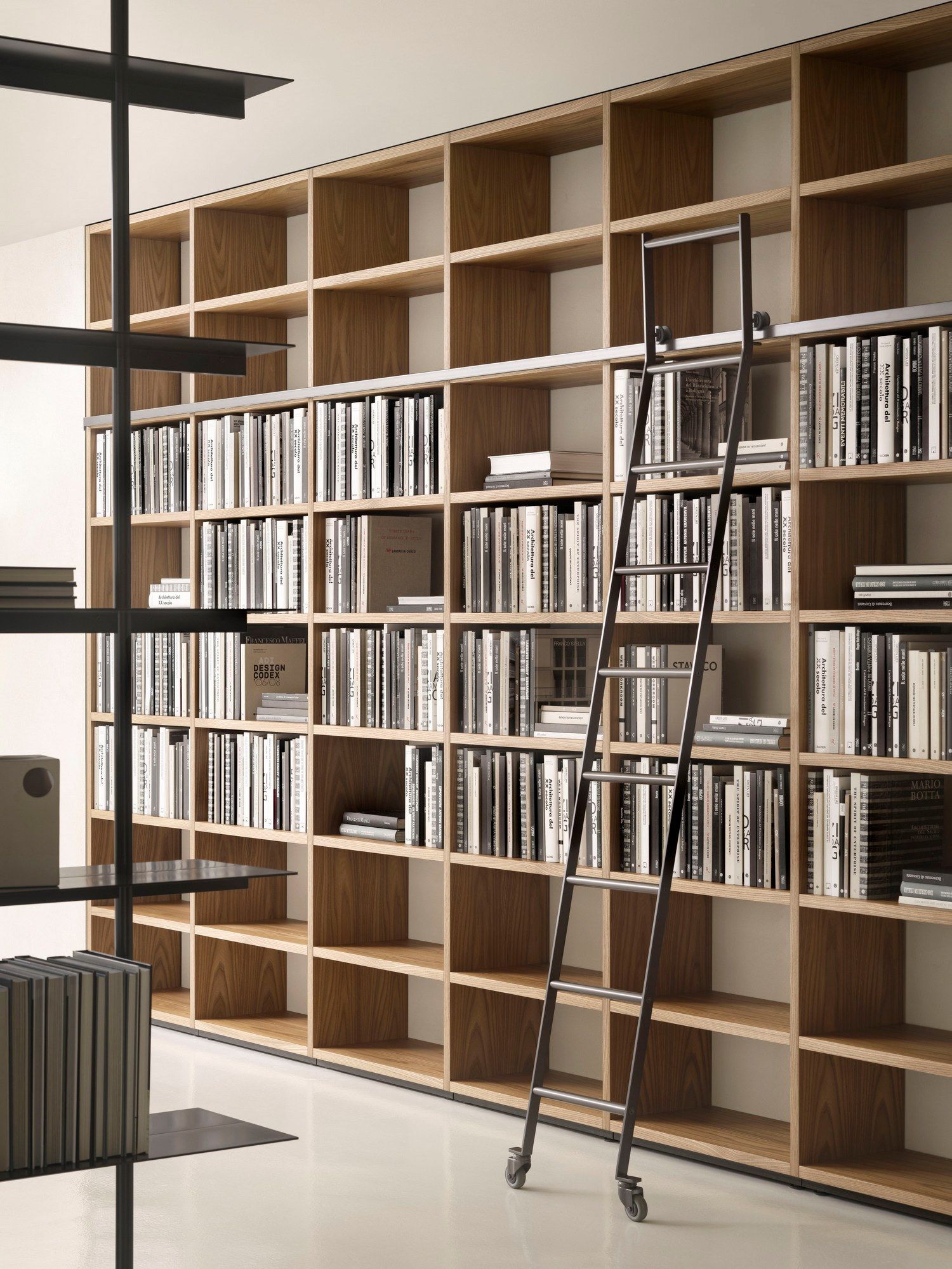 SYSTEM 2022 bookcase By Porro design Piero Lissoni