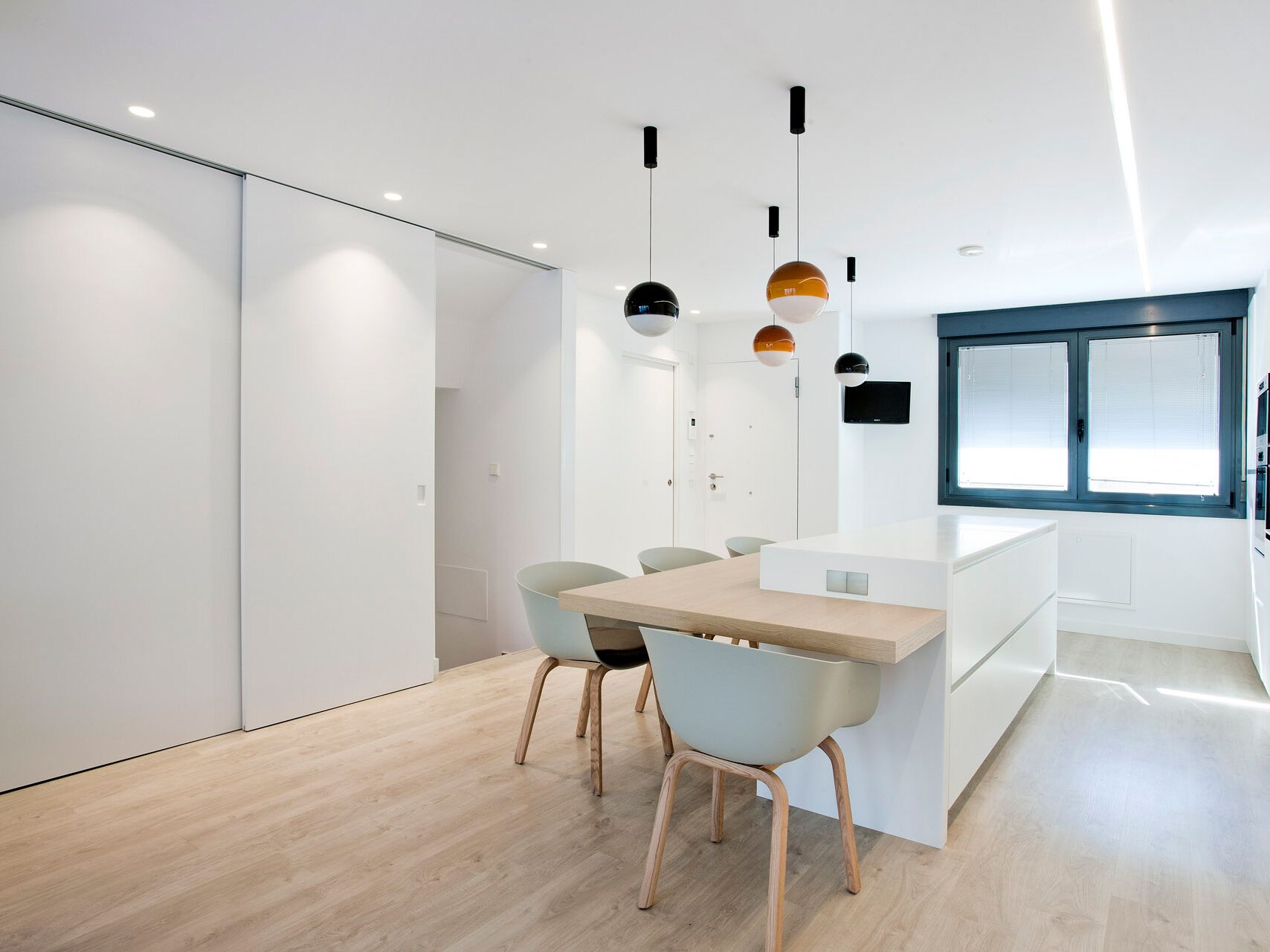 ESSENTIAL TIMBER XL Sliding door track By Saheco