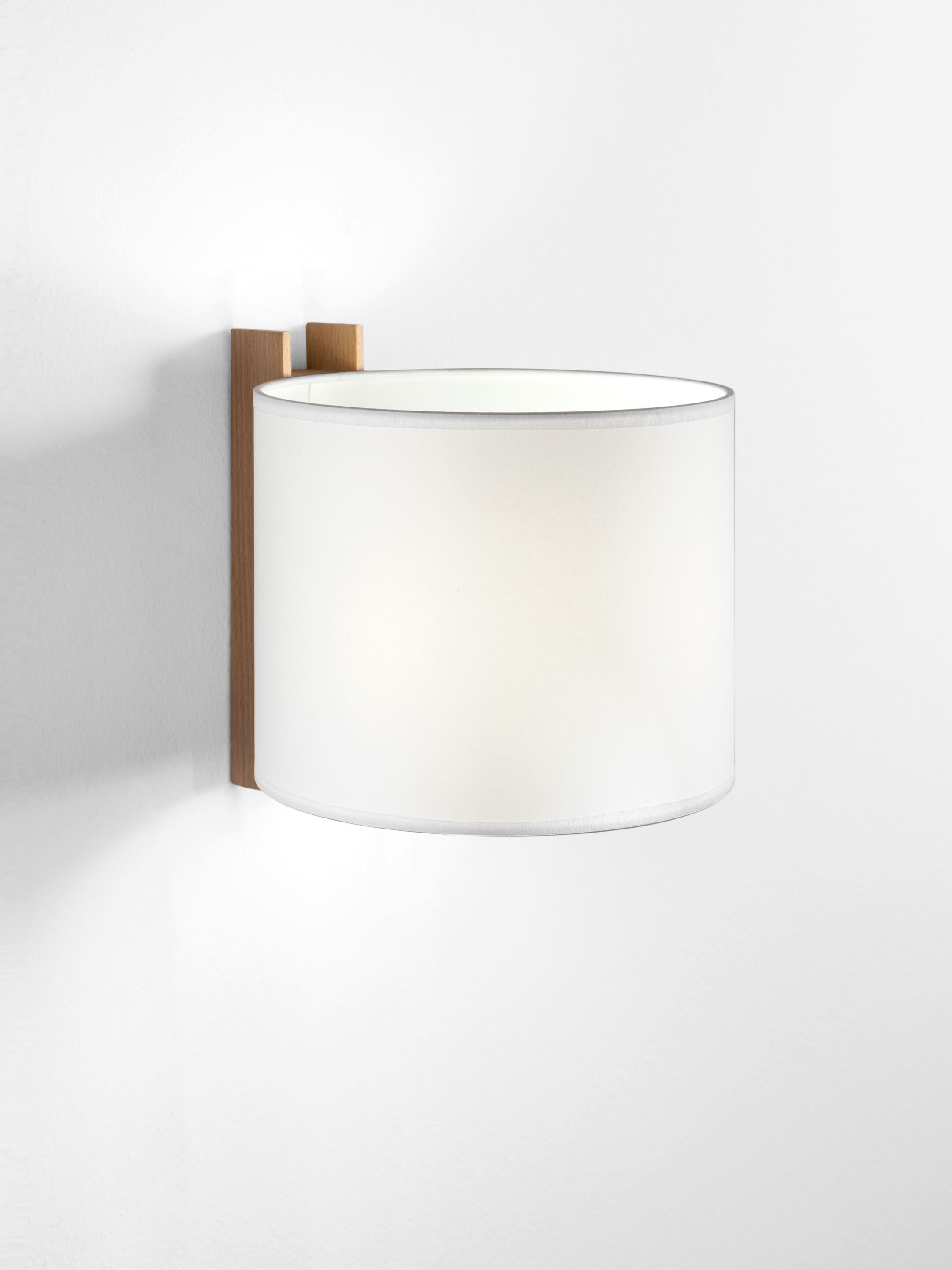TMM CORTO LED parchment paper wall light By Santa & Cole | design ...