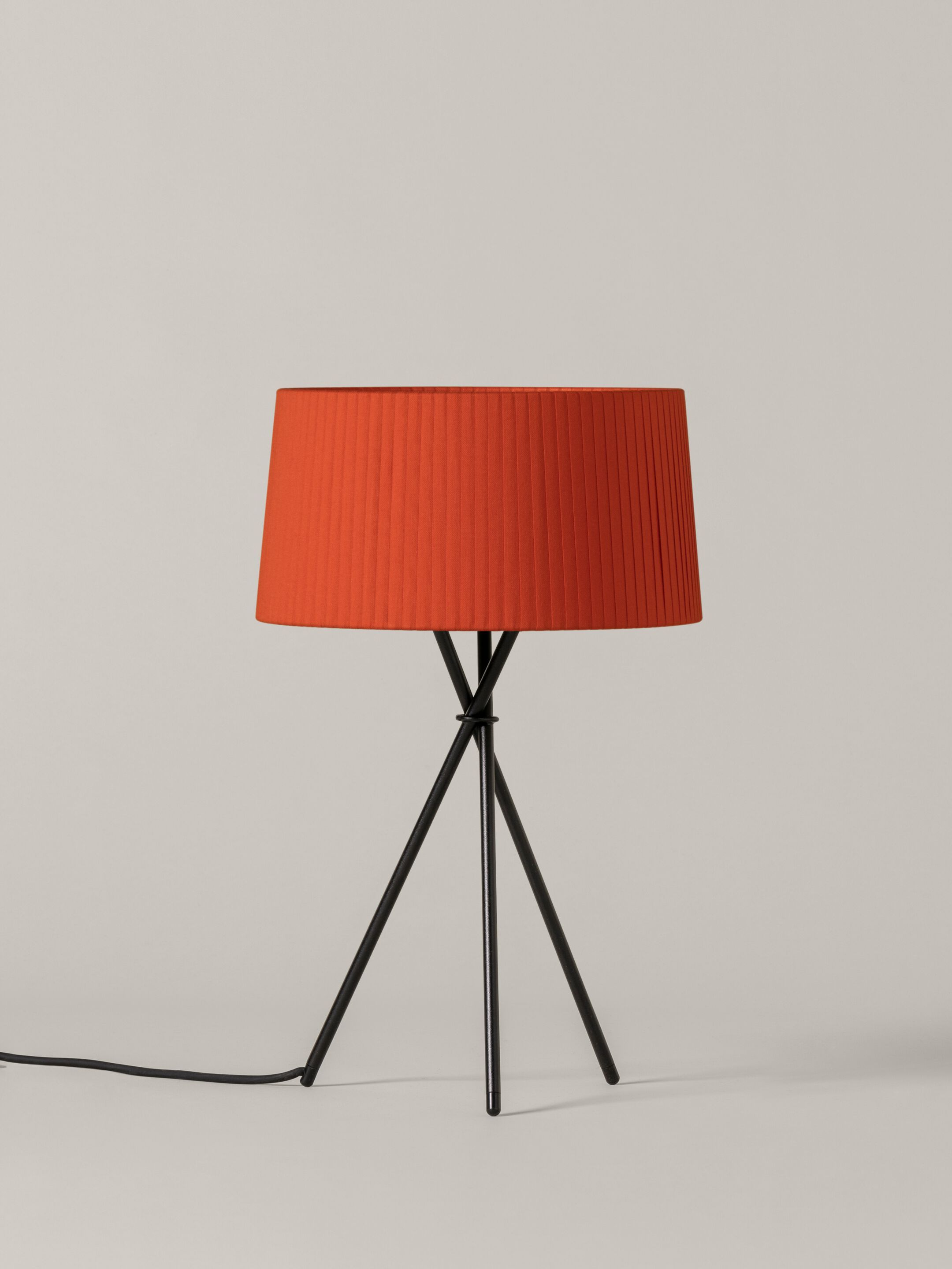TRÍPODE G6/TRÍPODE M3 Table lamp By Santa & Cole
