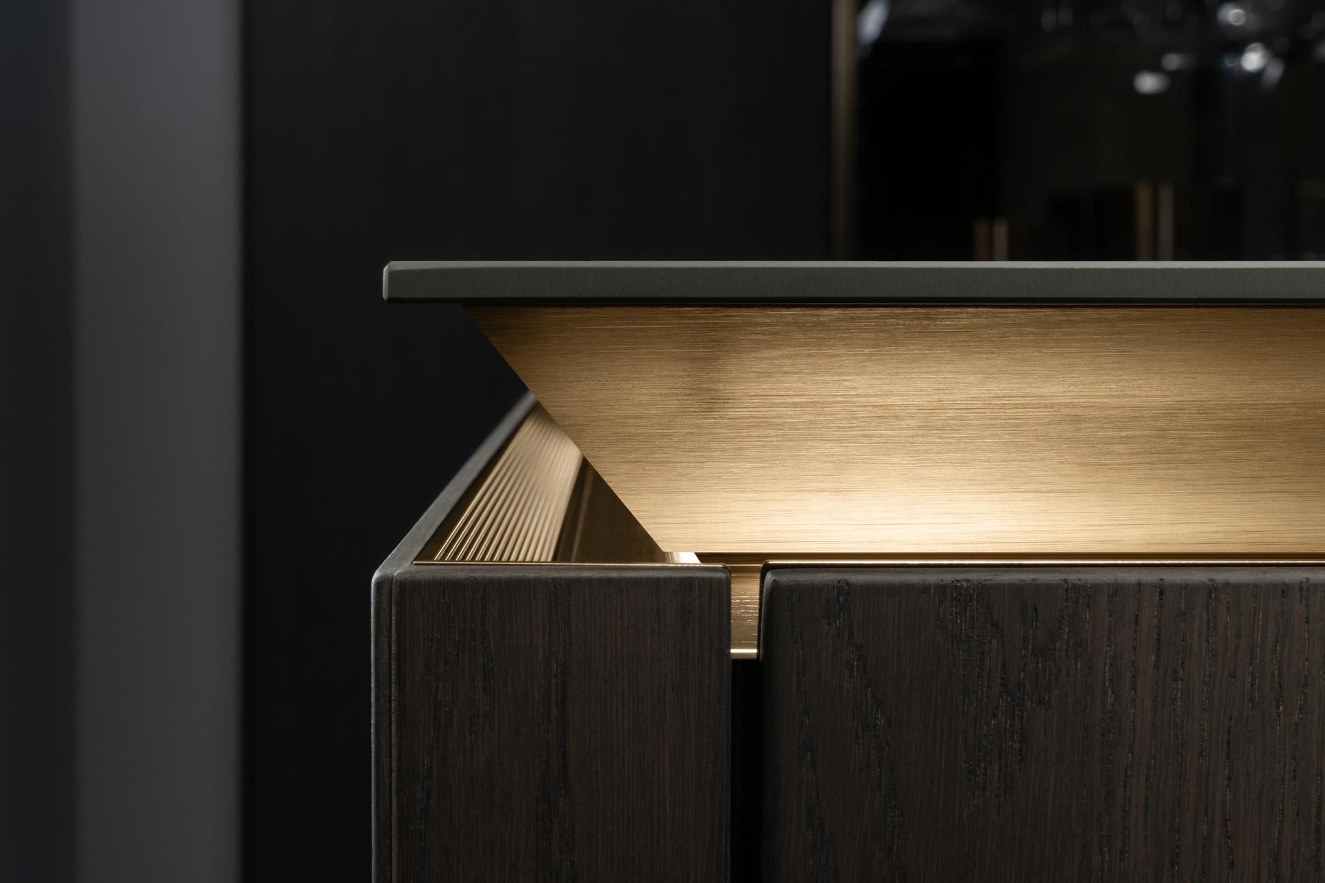 SieMatic SLX Kitchen with island without handles By SieMatic