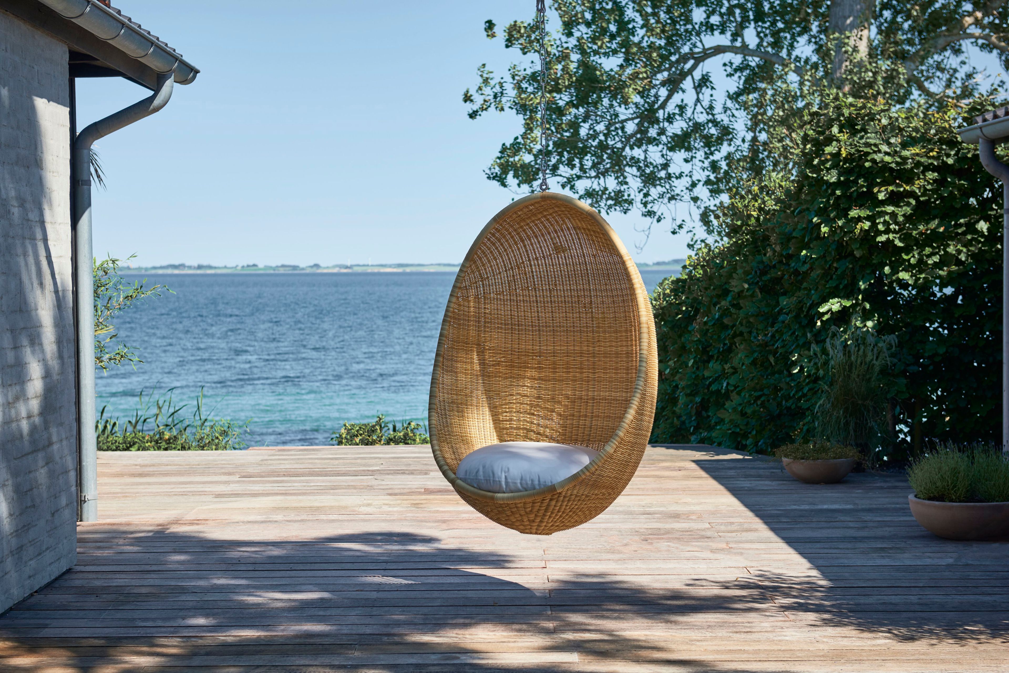 HANGING EGG EXTERIOR Garden hanging chair By Sika Design