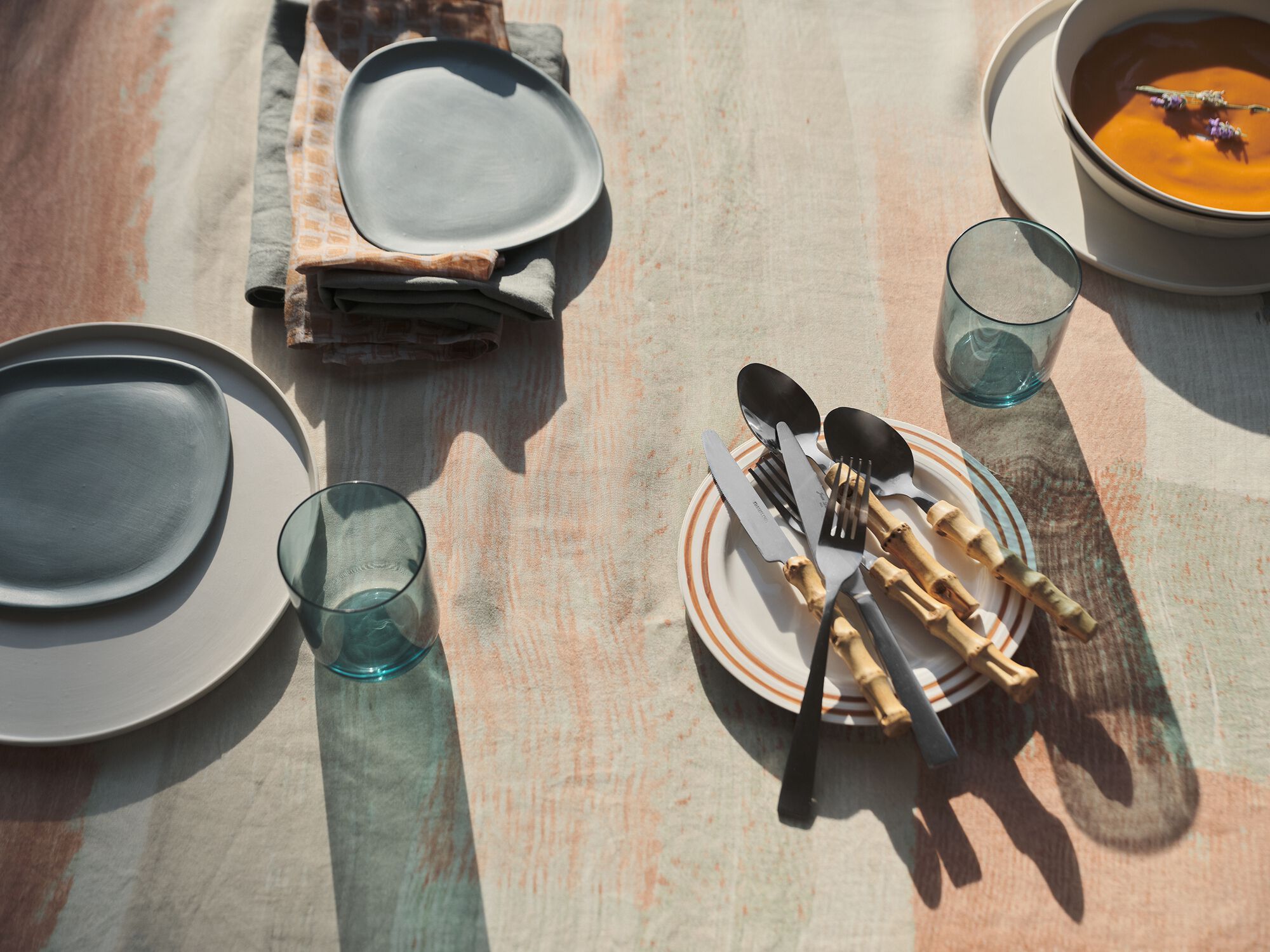 SKETCH Tablecloth By Society Limonta