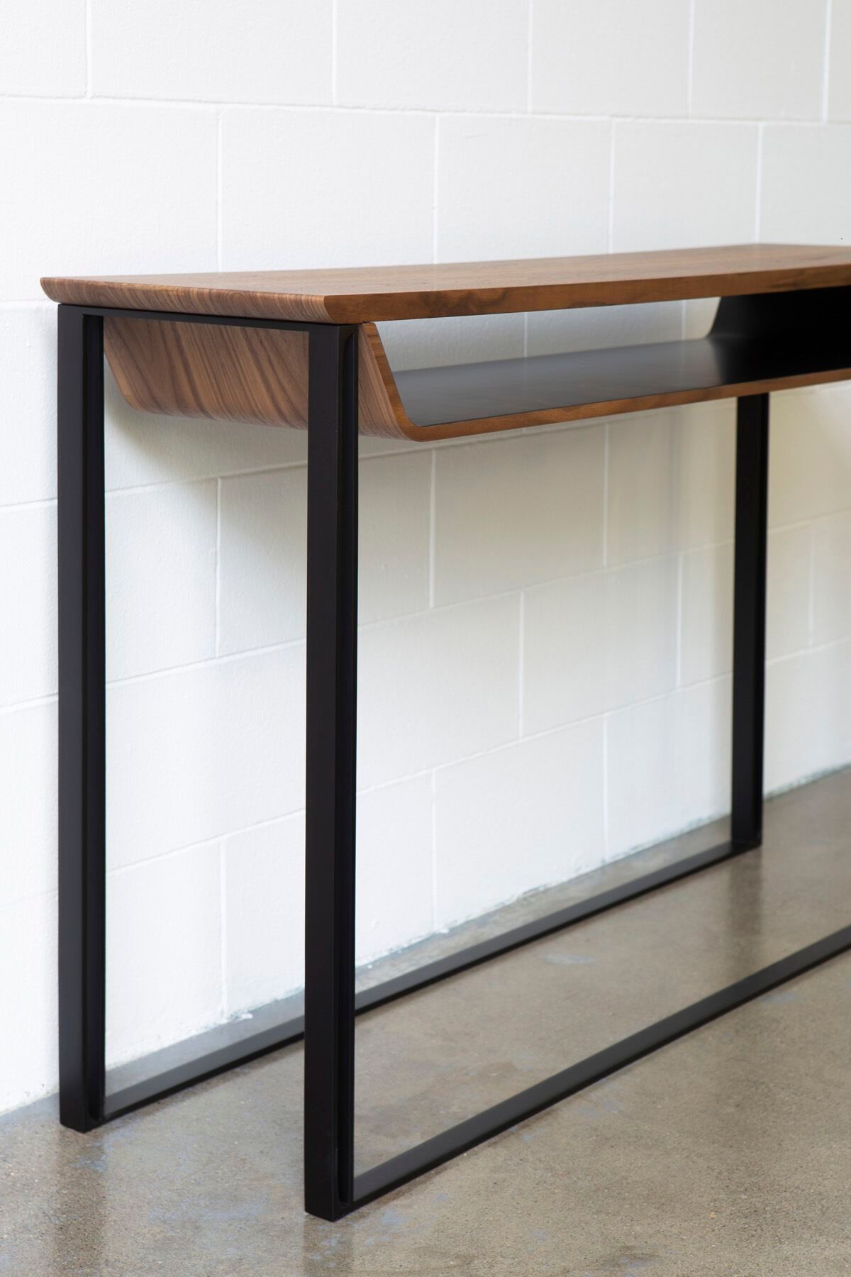 HEY HELLO Consolle rettangolare in legno con ripiani By Softicated | design Cyril Rumpler