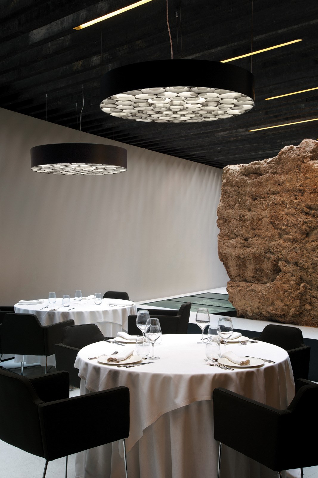 SPIRO Handmade wood veneer pendant lamp By LZF | design Remedios Simón