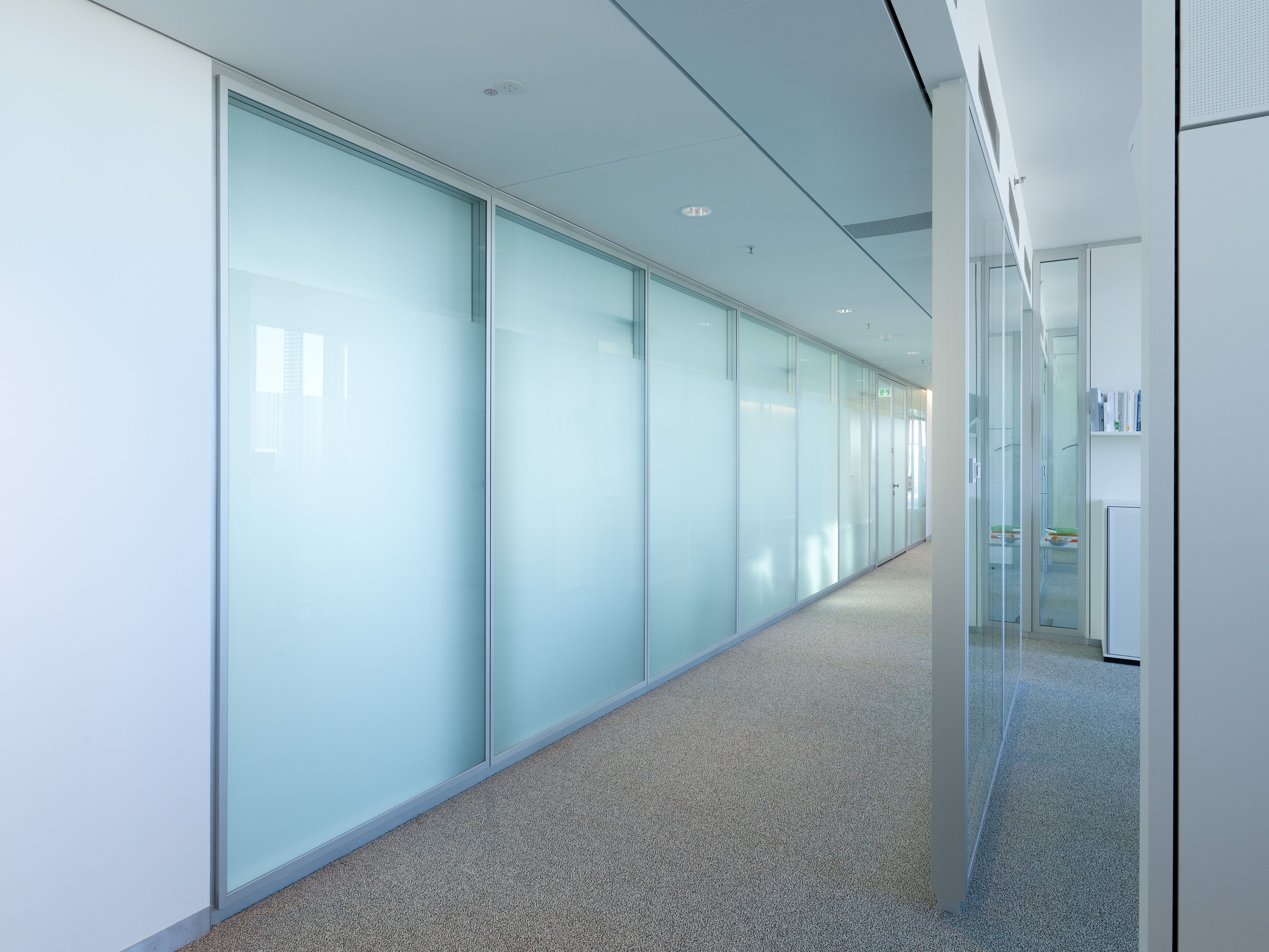 SYSTEM 2000 GLASS WALL Mampara divisoria By Strähle Raum-Systeme