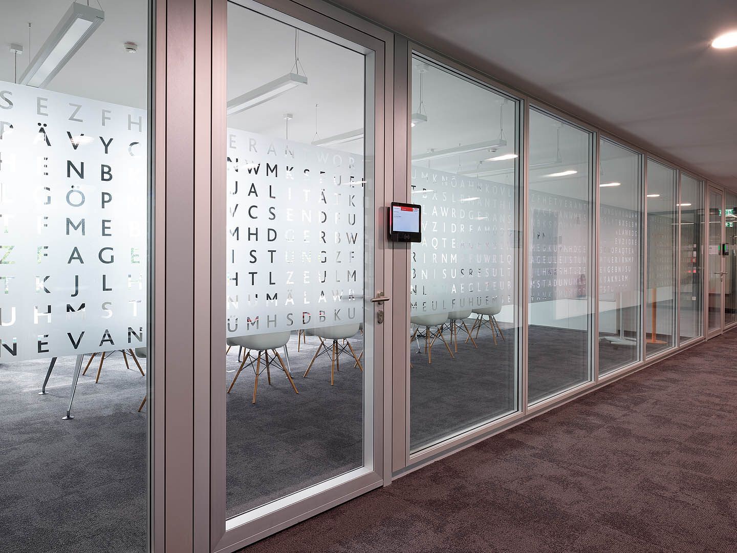 SYSTEM 2000 GLASS WALL Mampara divisoria By Strähle Raum-Systeme