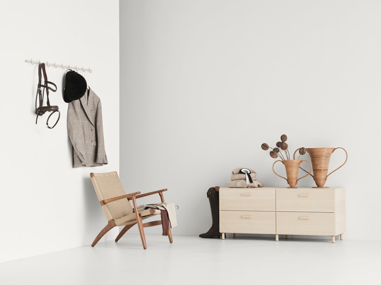 RELIEF Coat rack By String Furniture
