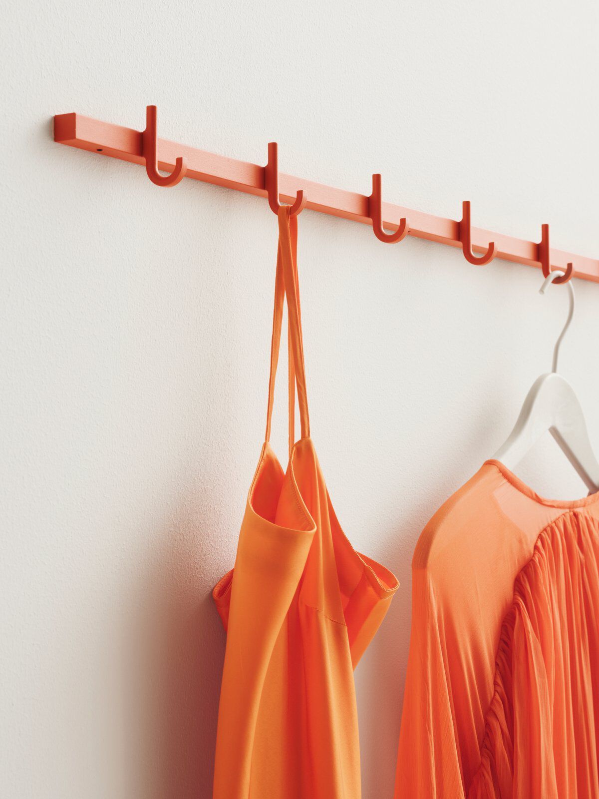 RELIEF Coat rack By String Furniture