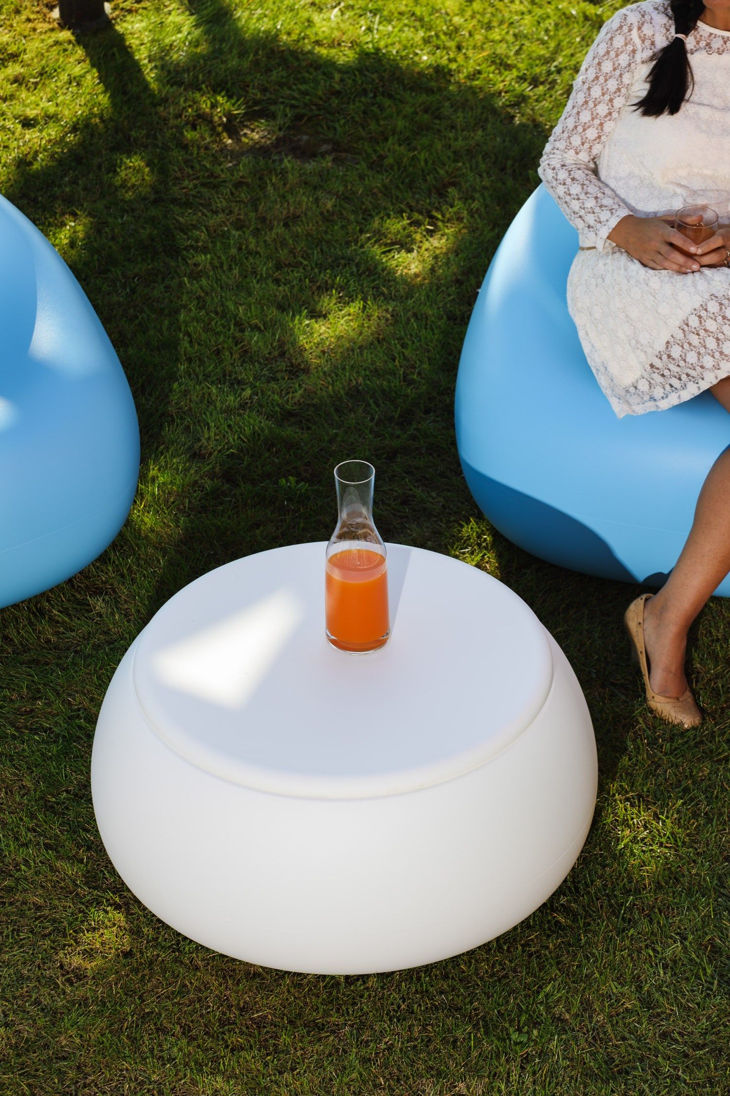 T BALL Small garden table low round Polyethylene By Plust