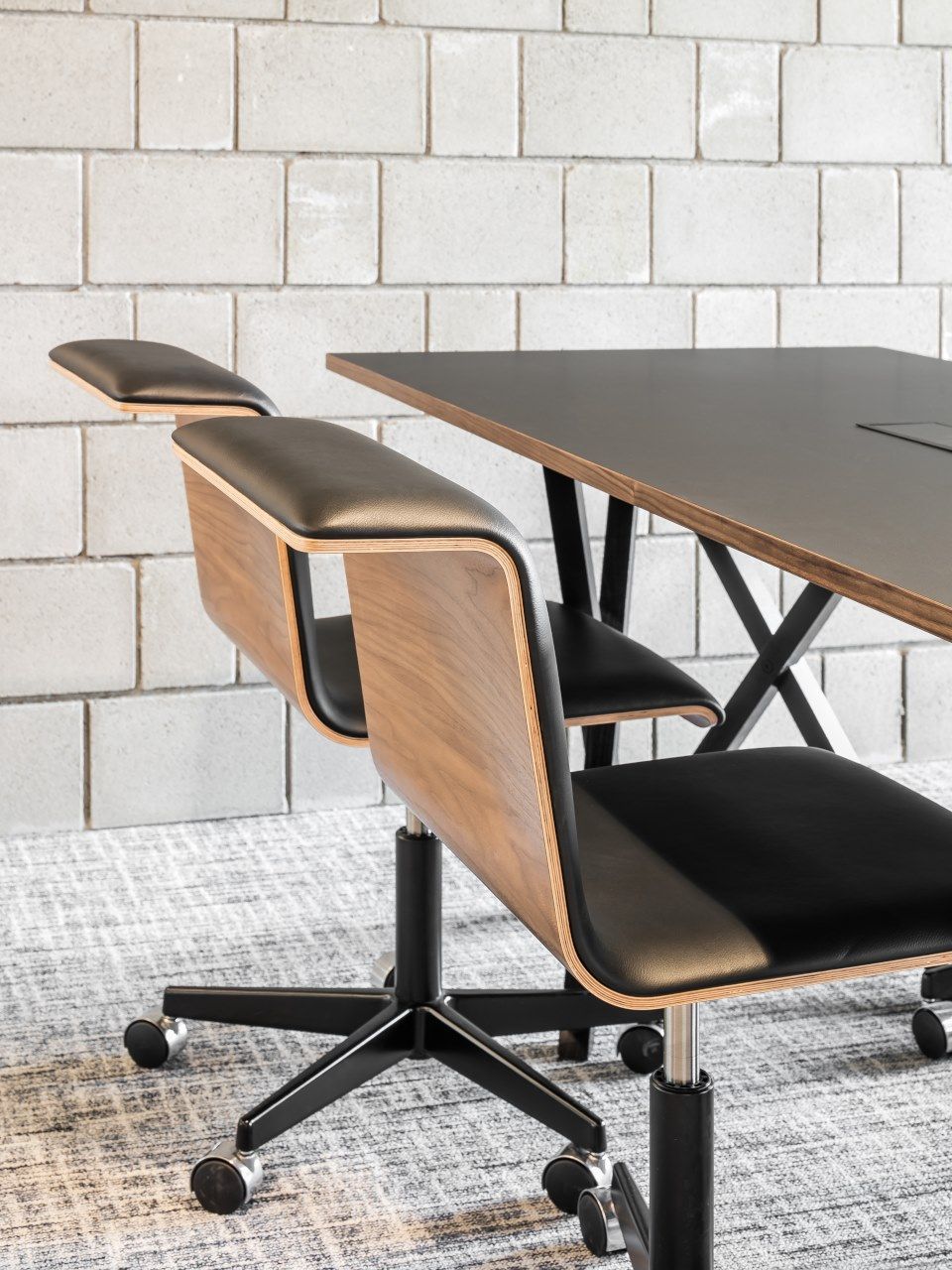 TAB Swivel fabric office chair with 5-Spoke base By Bulo | design Alain ...