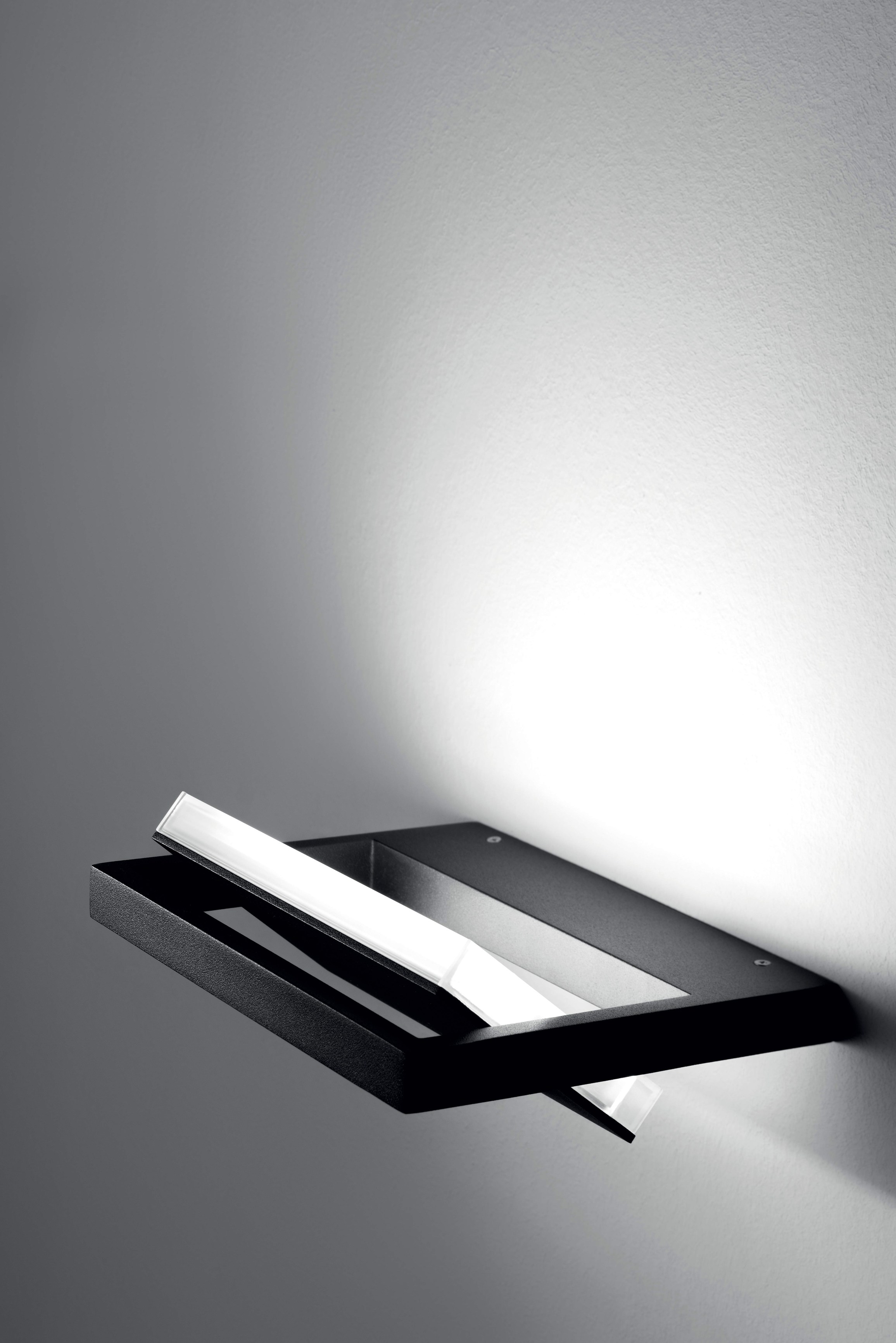 Applique a LED orientabile in PMMA TABLET_W1 By Linea Light Group