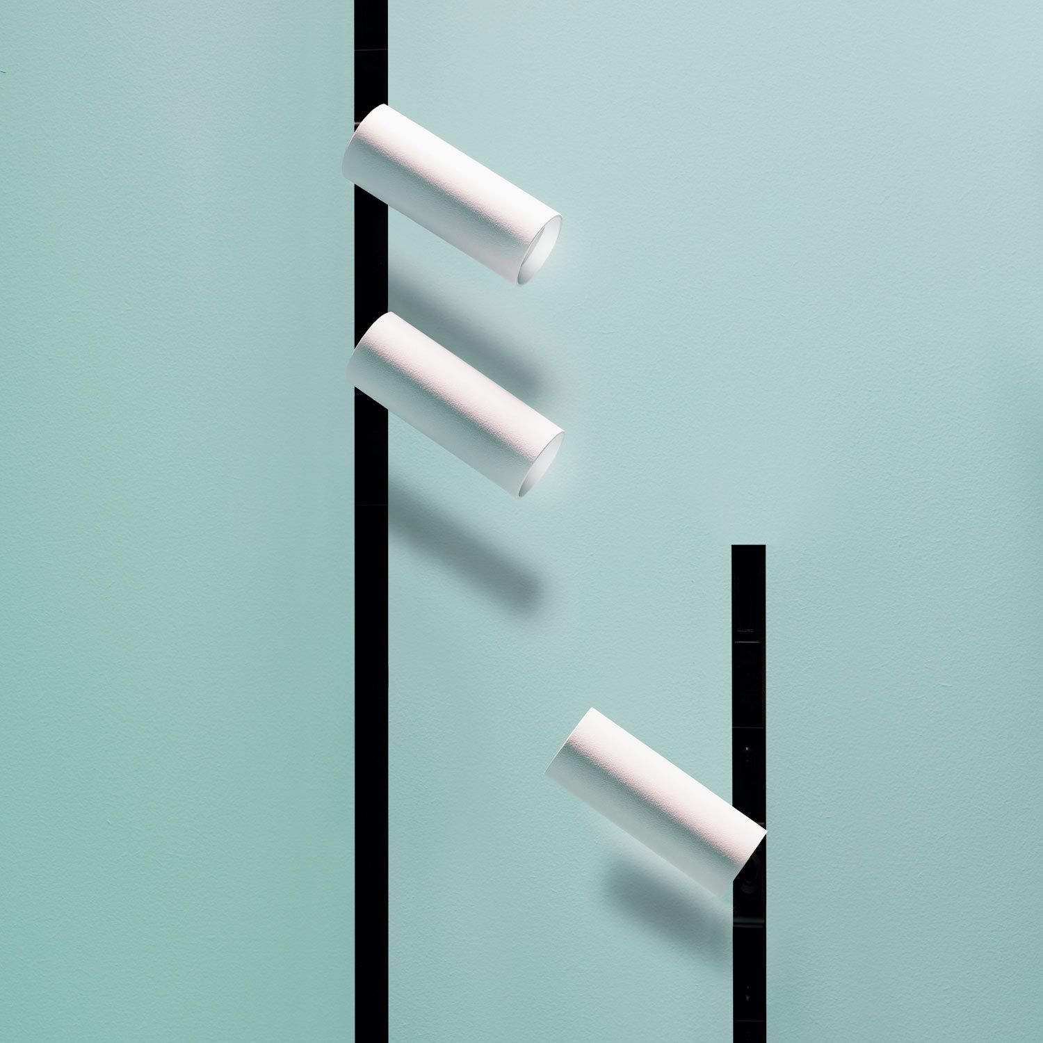 TAGLINE TRIMLESS track-Light By Delta Light