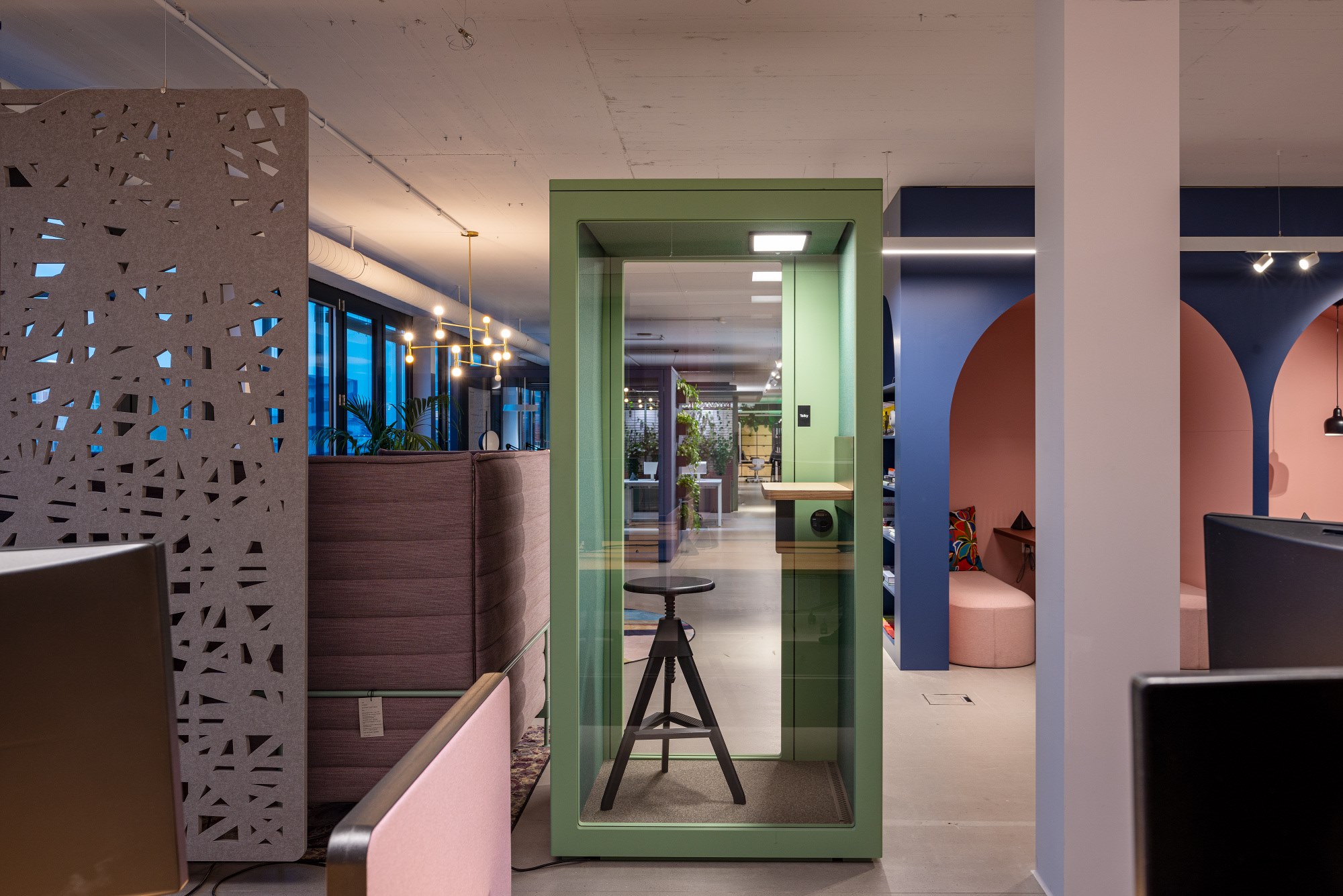 TALKY S75 Acoustic phone booth with integrated lighting By Talky ...