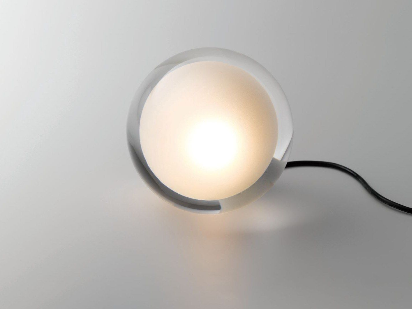 TEAR DROP MINI LED table lamp By YAMAGIWA design Tokujin Yoshioka