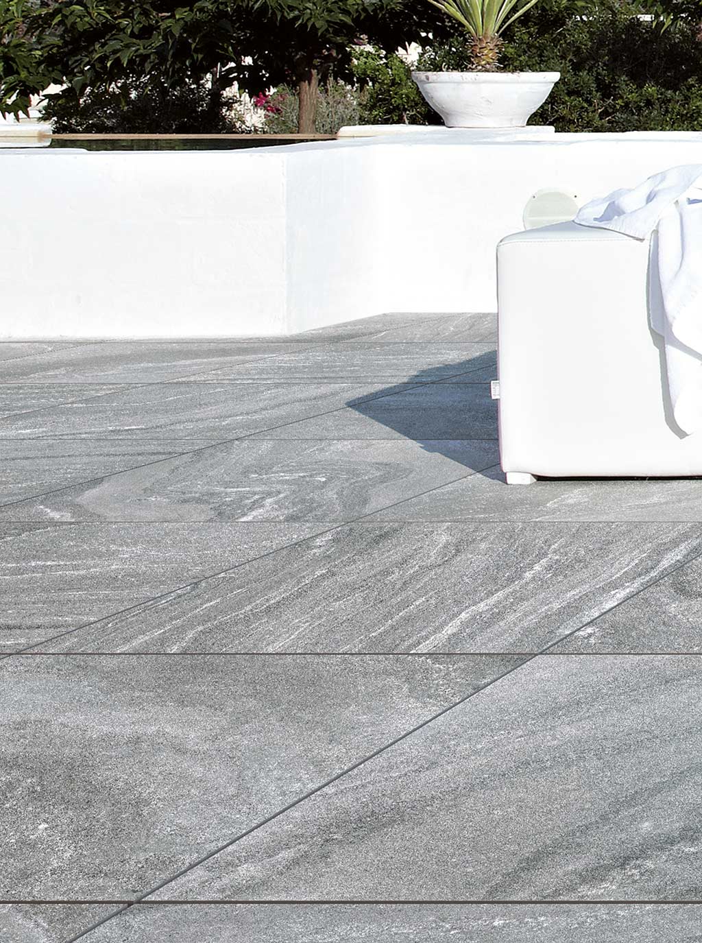 Indoor/outdoor porcelain stoneware Modular system for raised flooring ...