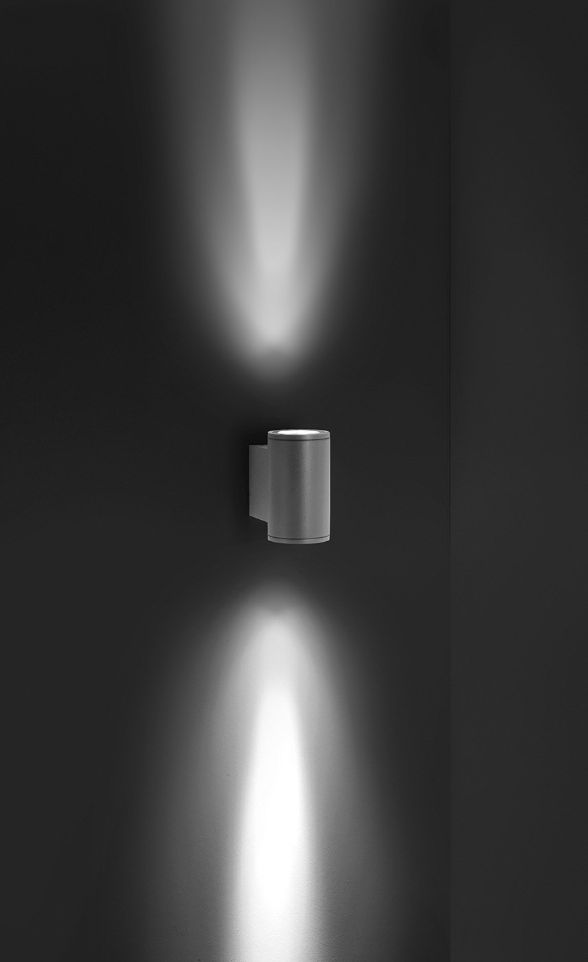 TECH LED die cast aluminium outdoor wall lamp By PUK