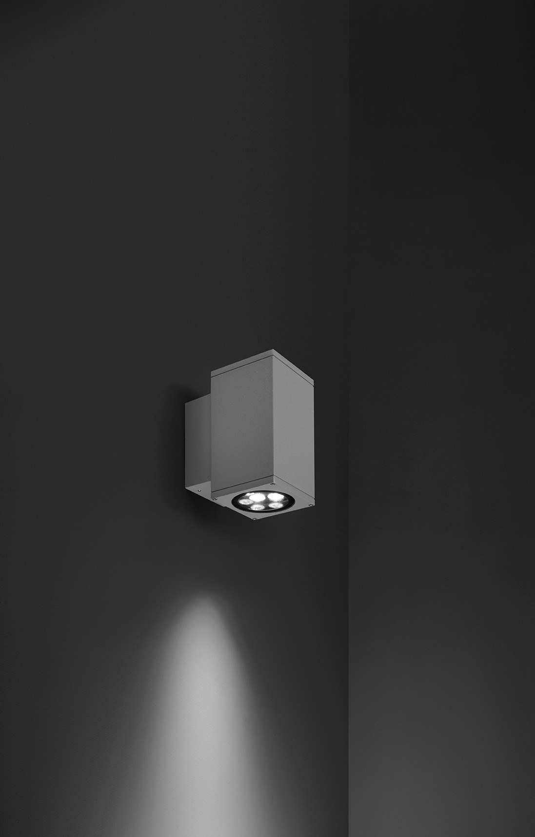 TECH LED die cast aluminium outdoor wall lamp By PUK