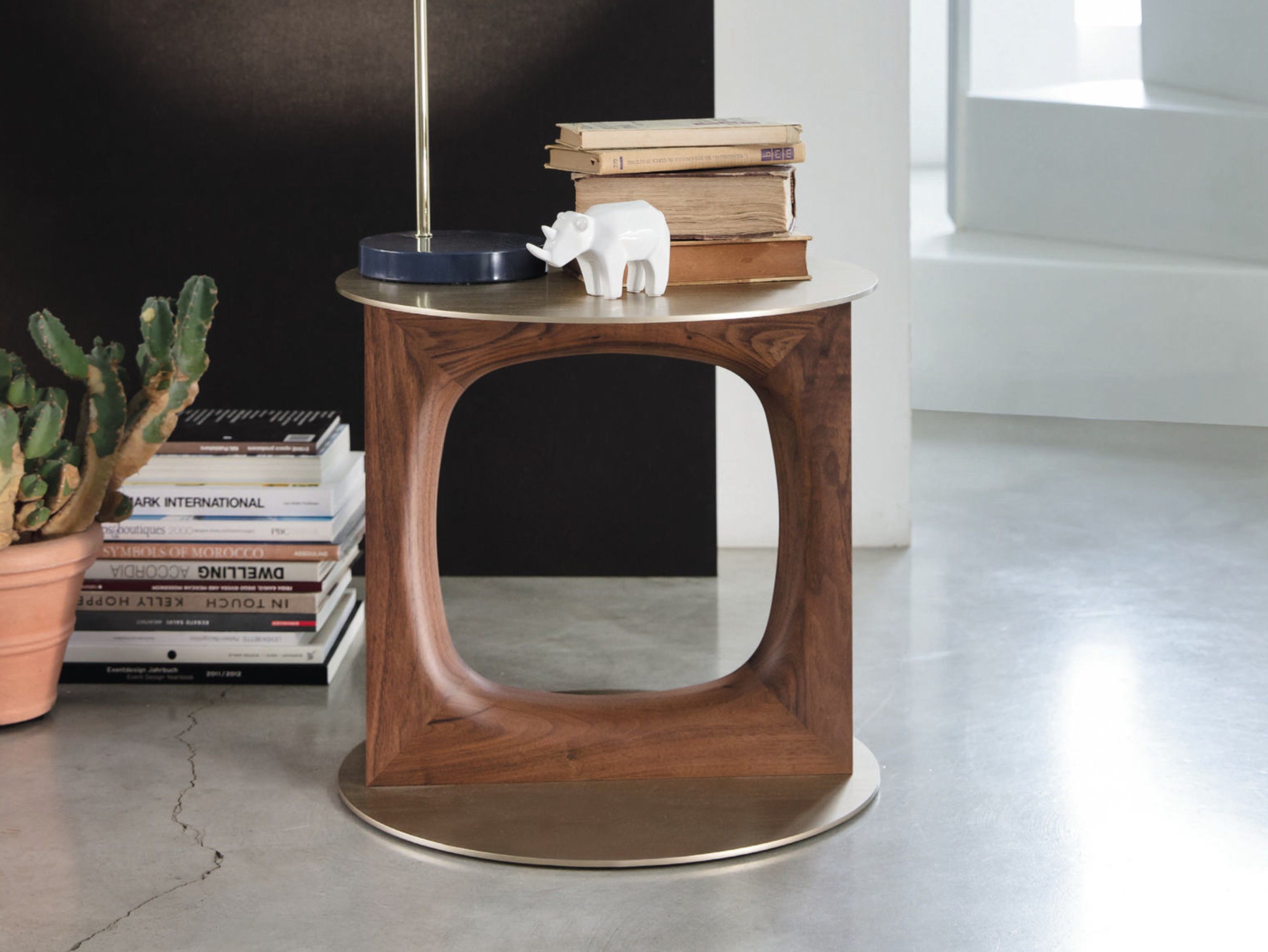 TENCO Brass coffee table and solid wood structure By Porada | design ...