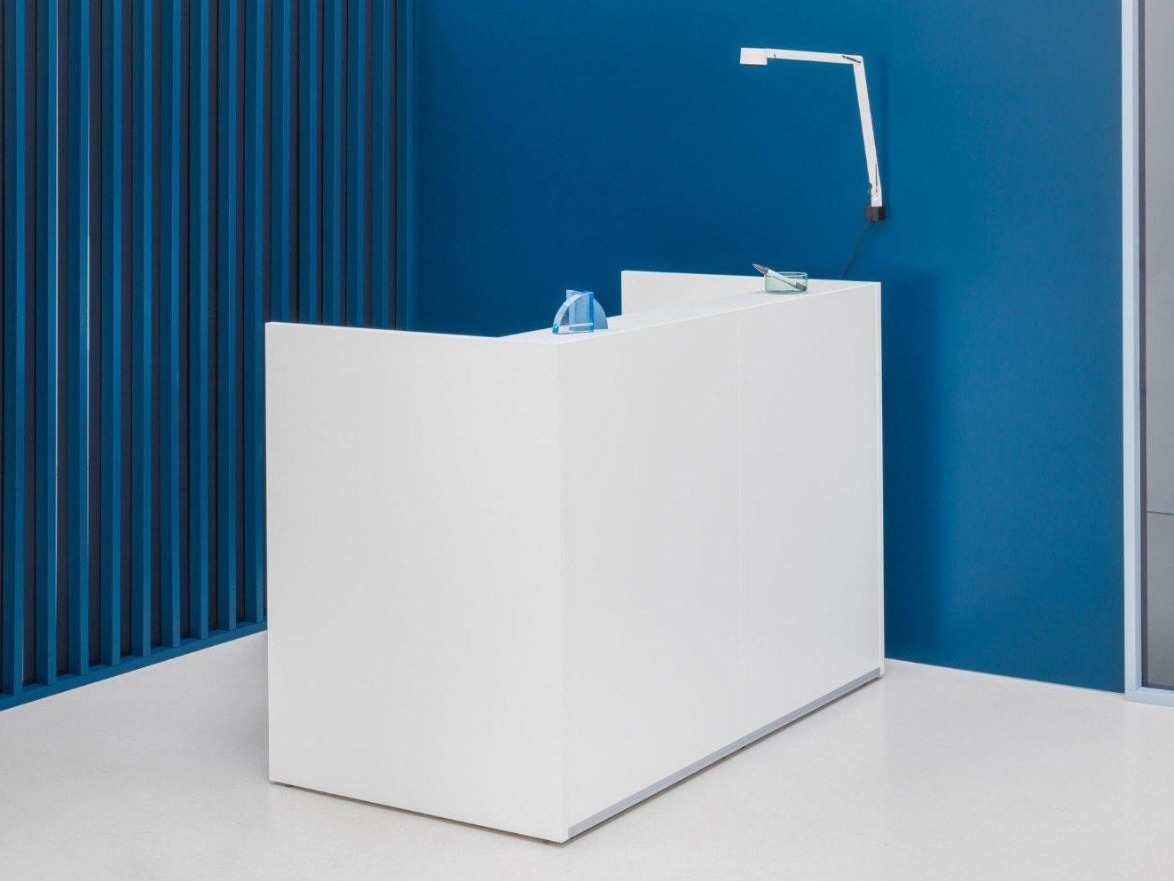 TERA Modular reception desk with Built-In Lights By MDD