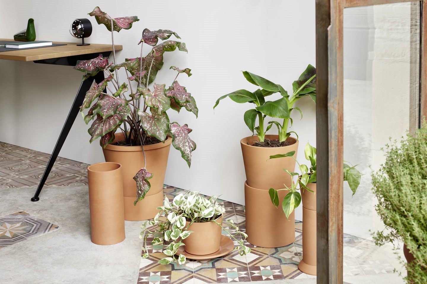 TERRACOTTA POTS SMALL By Vitra design Thélonious Goupil