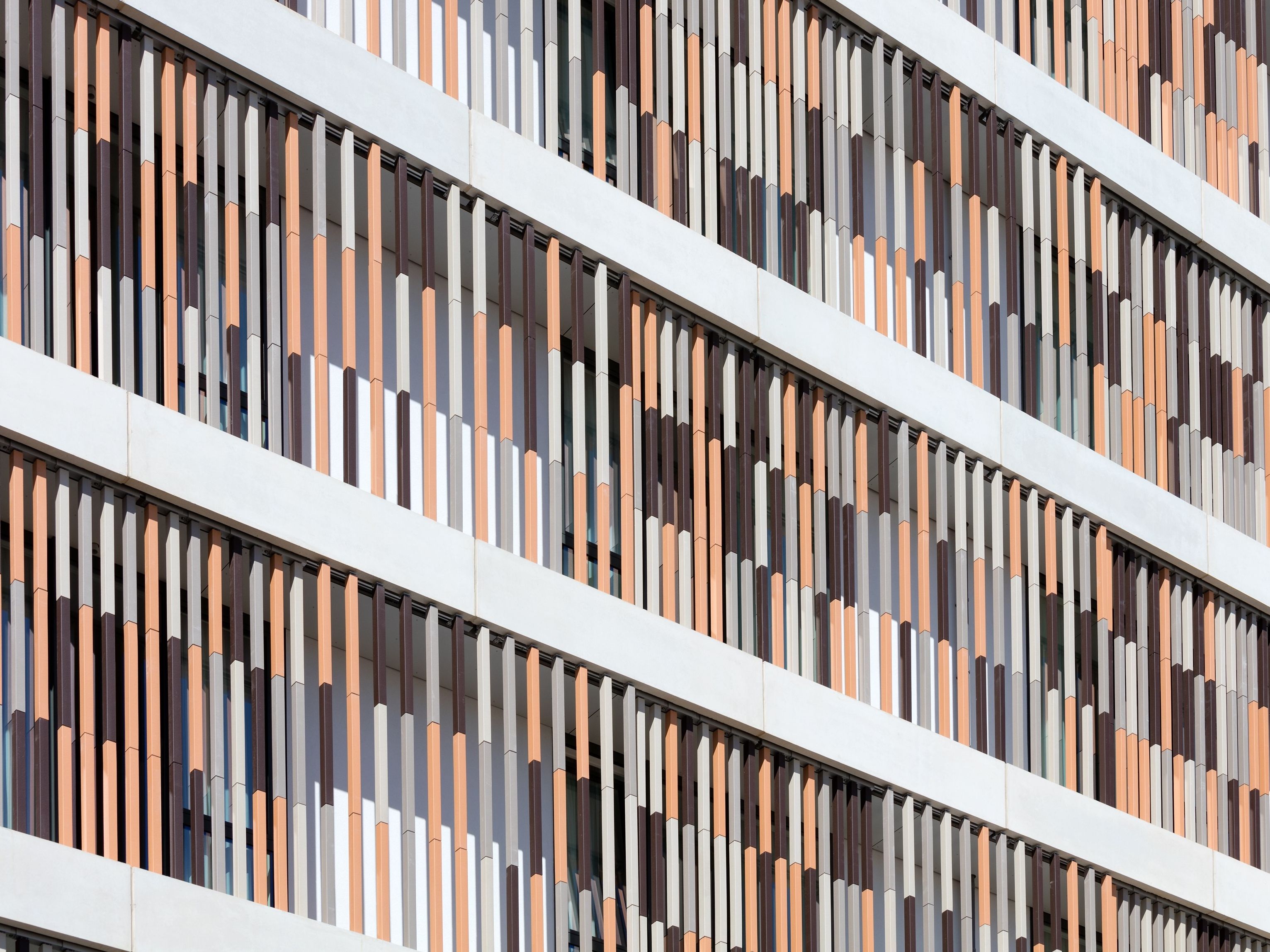 Hinterlüftete Fassade aus Terrakotta TERRART®- BAGUETTE By NBK