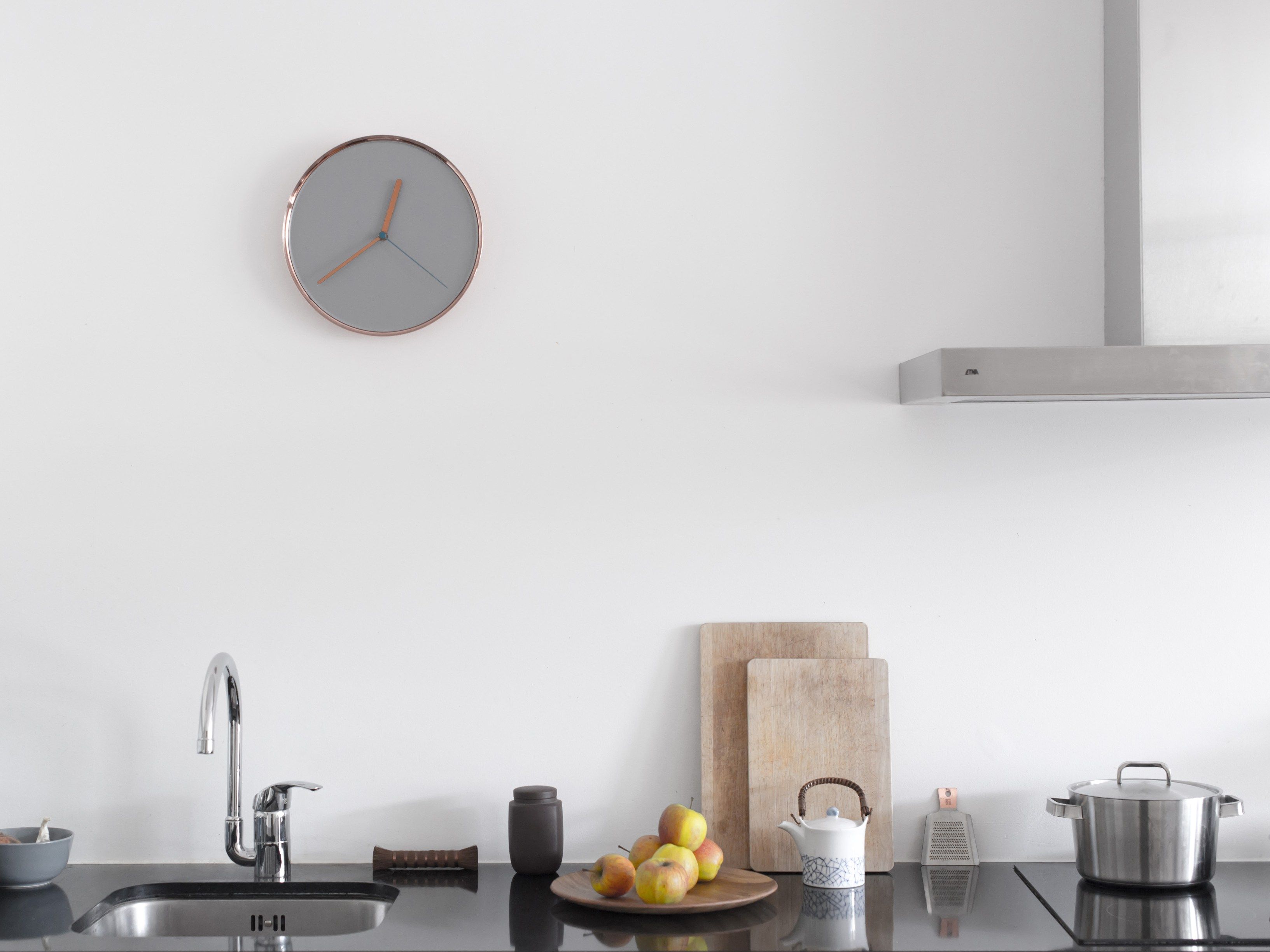 THIN clock By TEO